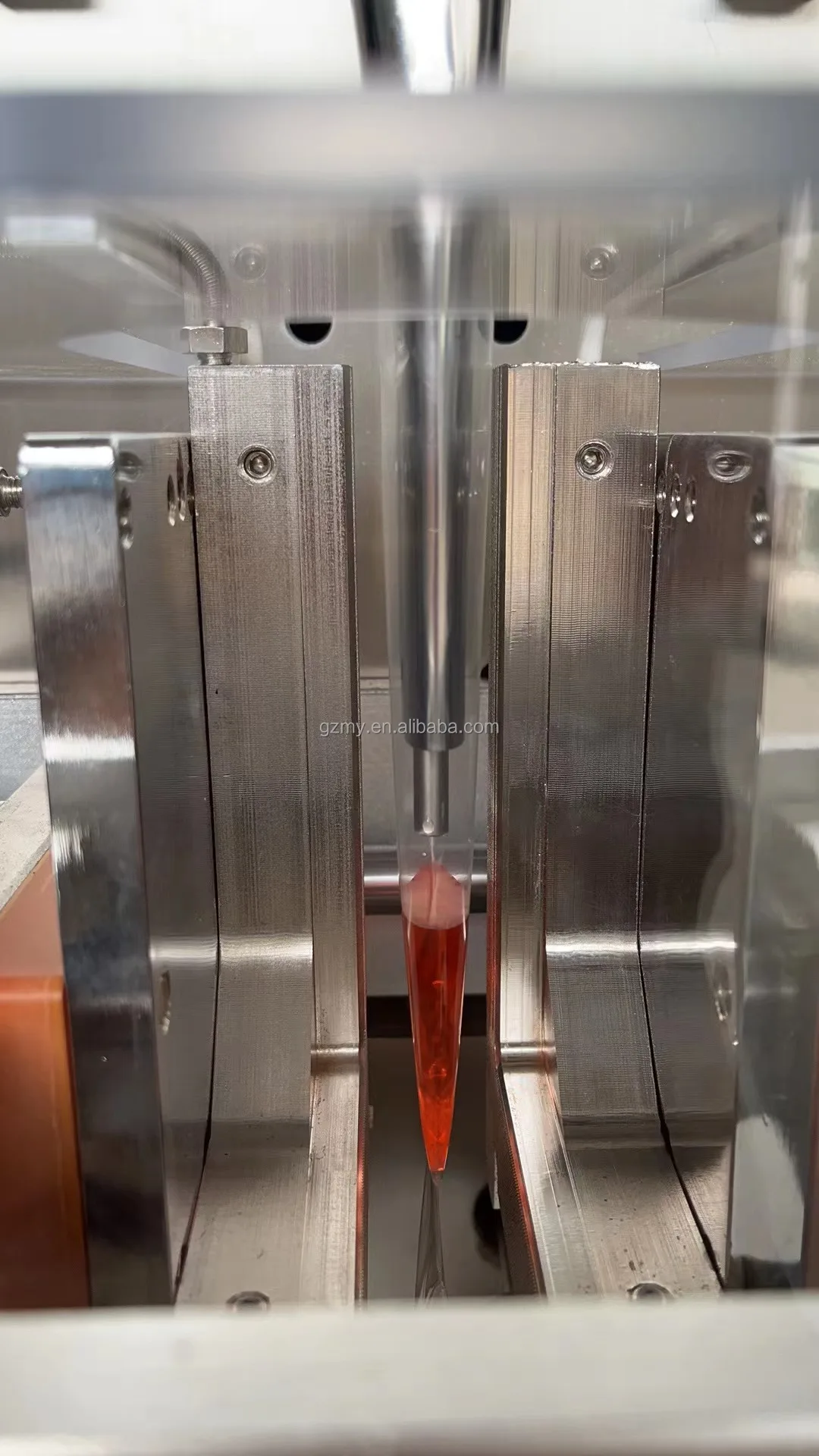 Vertical Packing Machine Small Sachets Shampoo Filling Sealing Packing ...