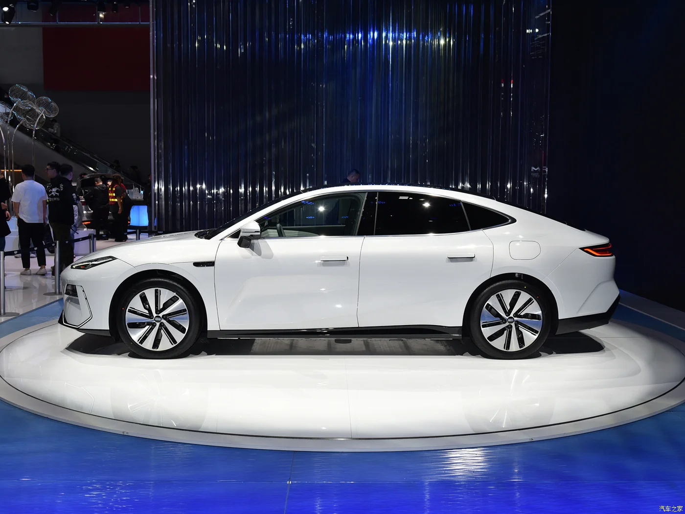 2024 Pre-sale New Energy Pure Electric Auto Geely Galaxy E8 Electric ...