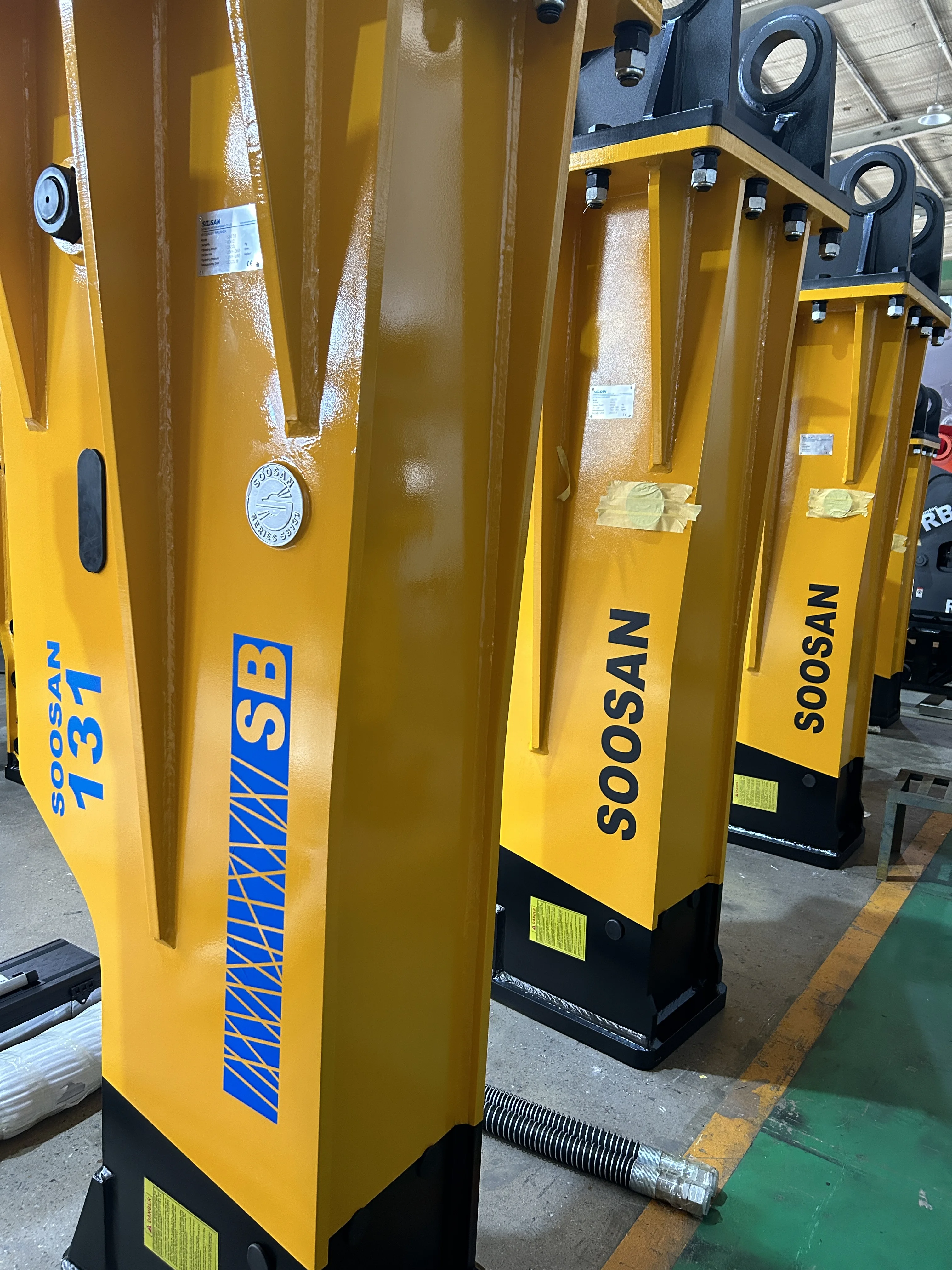 Soosan SB30 Hydraulic Rock Hammer for 2.5-4.5 Tons Excavator