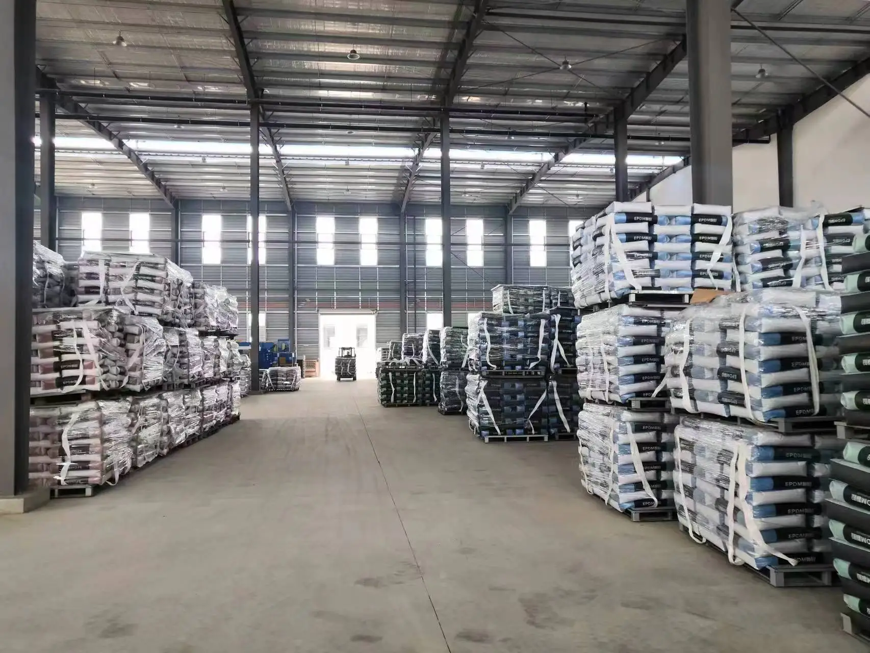 Epdm Rubber Mulch Colorful Granules For Children Outdoor Flooring ...