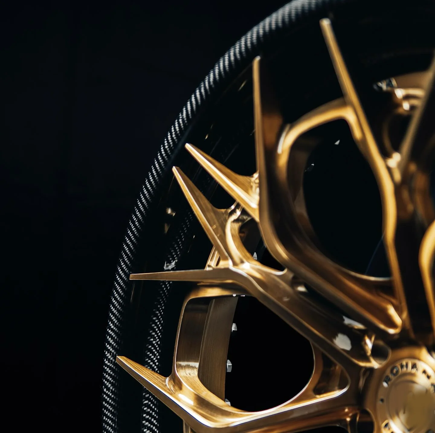Upgrade Your Ferrari with Carbon Fiber Wheels from Hongcheng