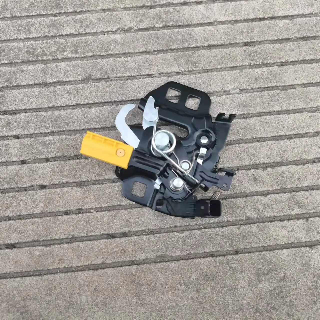 Car Body Kit Car Hood Lock Bonnet Lock Latch Car Door Lock Latch ...