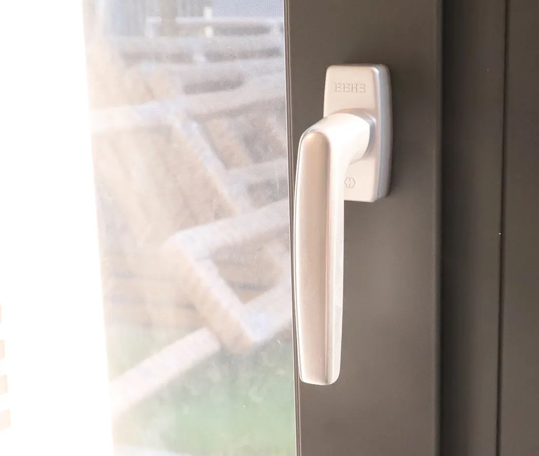 Self-screened Glass Windows And Doors Aluminum Alloy Window Frames ...