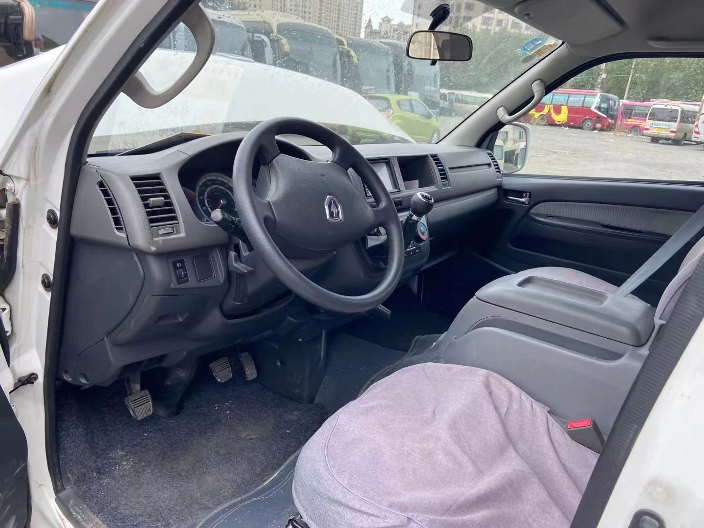 Jinbei Hiace Bus - 16 Seater Customized Mini Bus for Sale