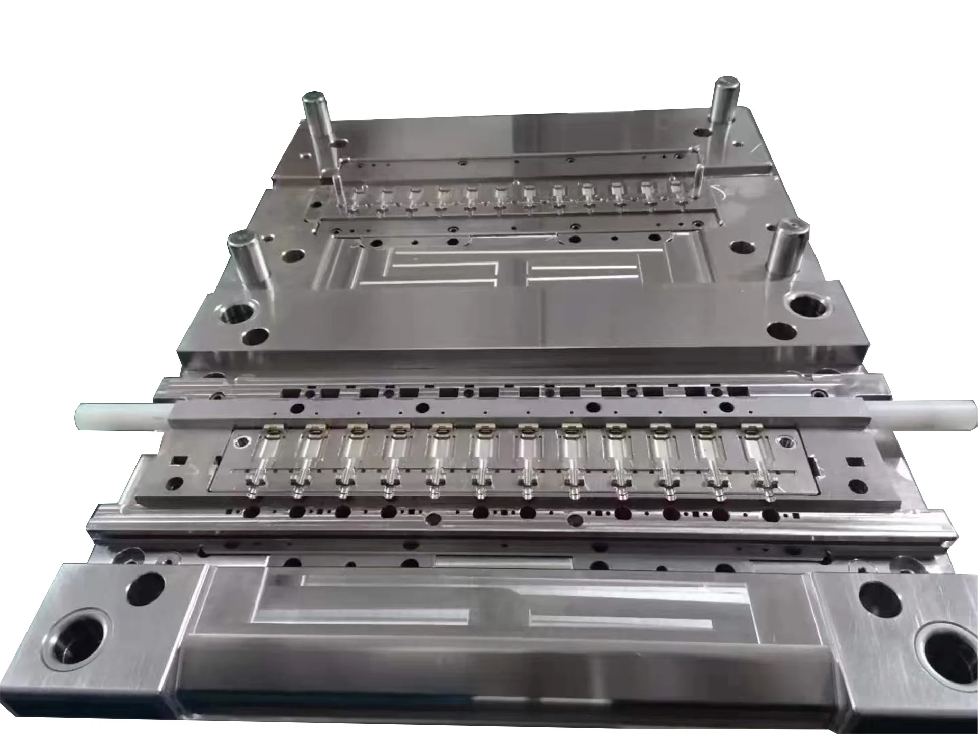2025 Trending Custom High-Performance Hot Flow Injection Moulds for ...