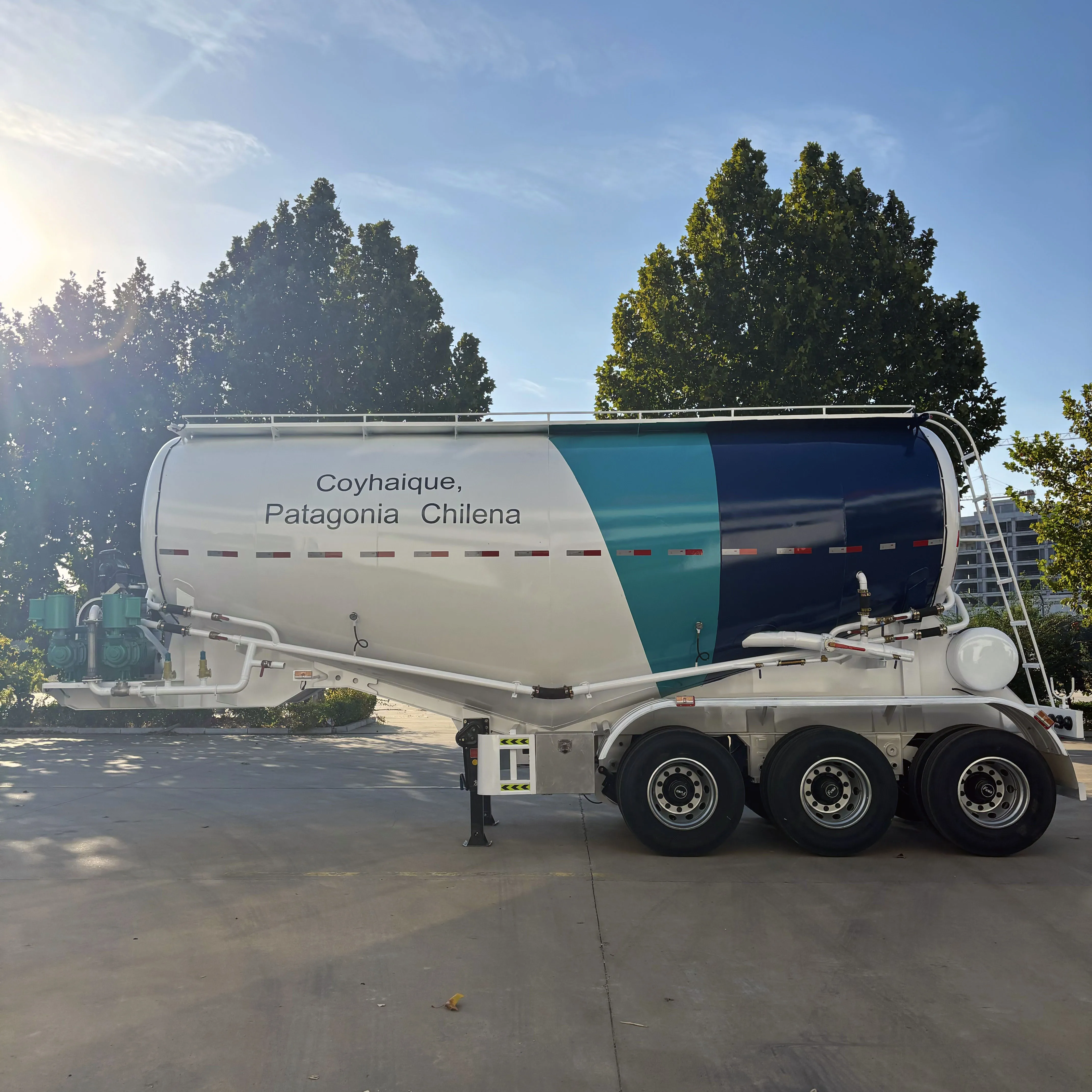 Flywheel Trailer V Type Bulk Cement Powder Tank Semi Trailer for Sale ...