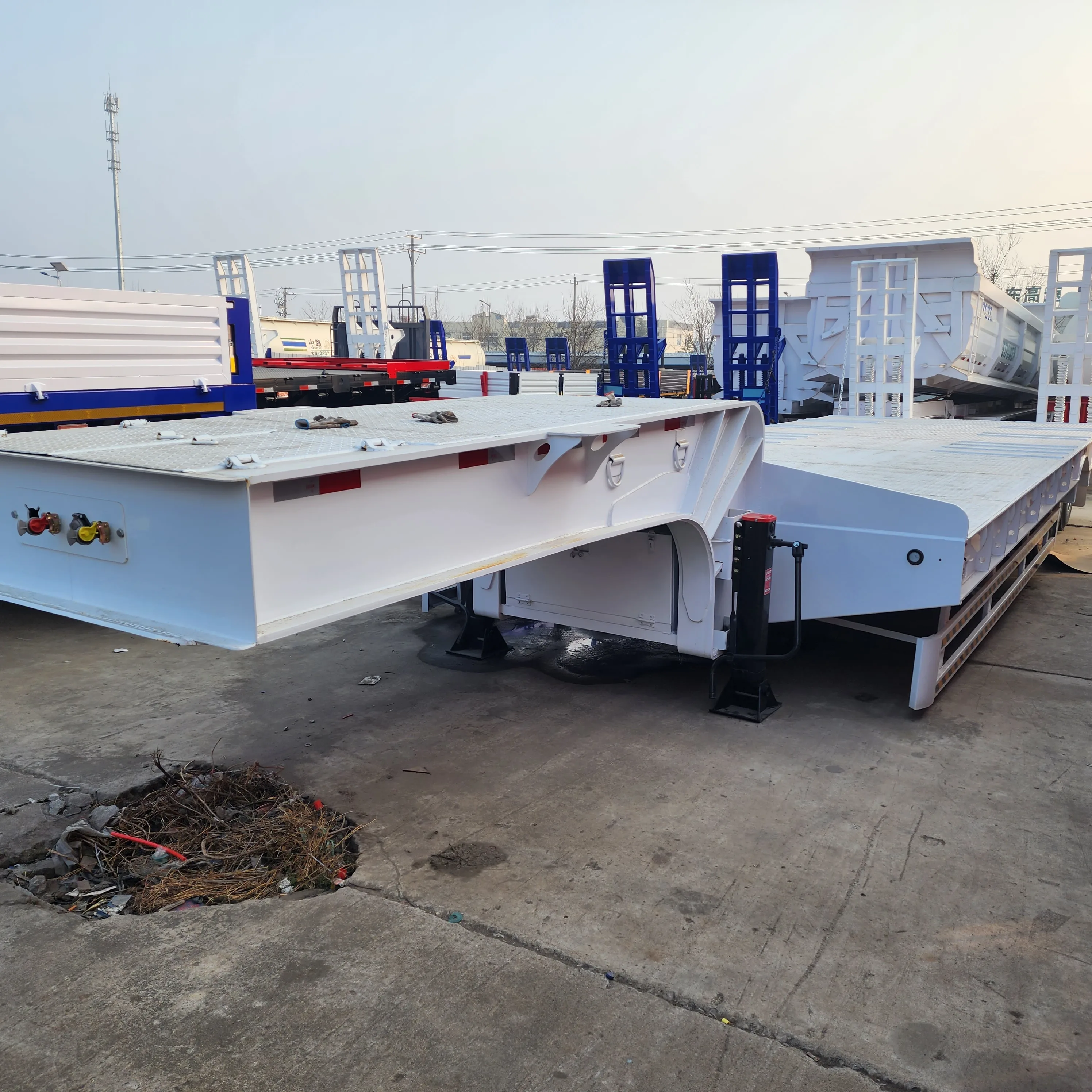 80tons Heavy Duty 3axles Excavator Transport Gooseneck Lowboy Low ...