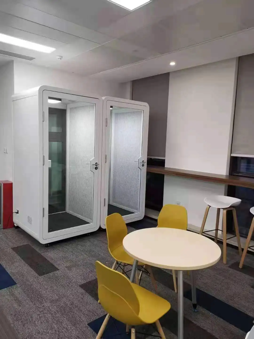 Modern Single Person Work Pod - Privacy & Acoustic Quality