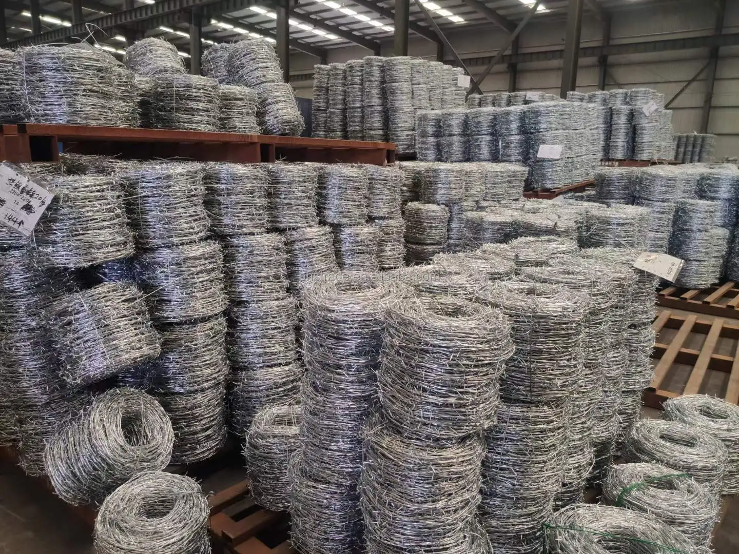 Gi Prison Barb Arame Farpado 500m Roll Price Electric 12.5 Gauge Hot Dipped Galvanized Barbed ...