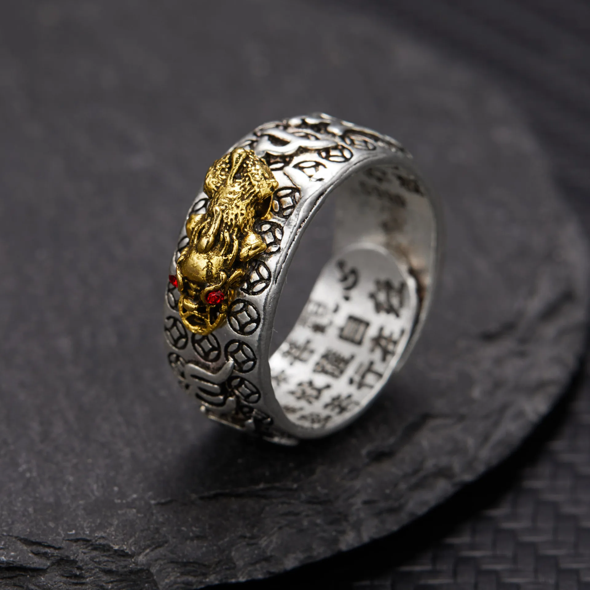 Luxury Pixiu Charm Ring - Attract Wealth & Lucky Charms