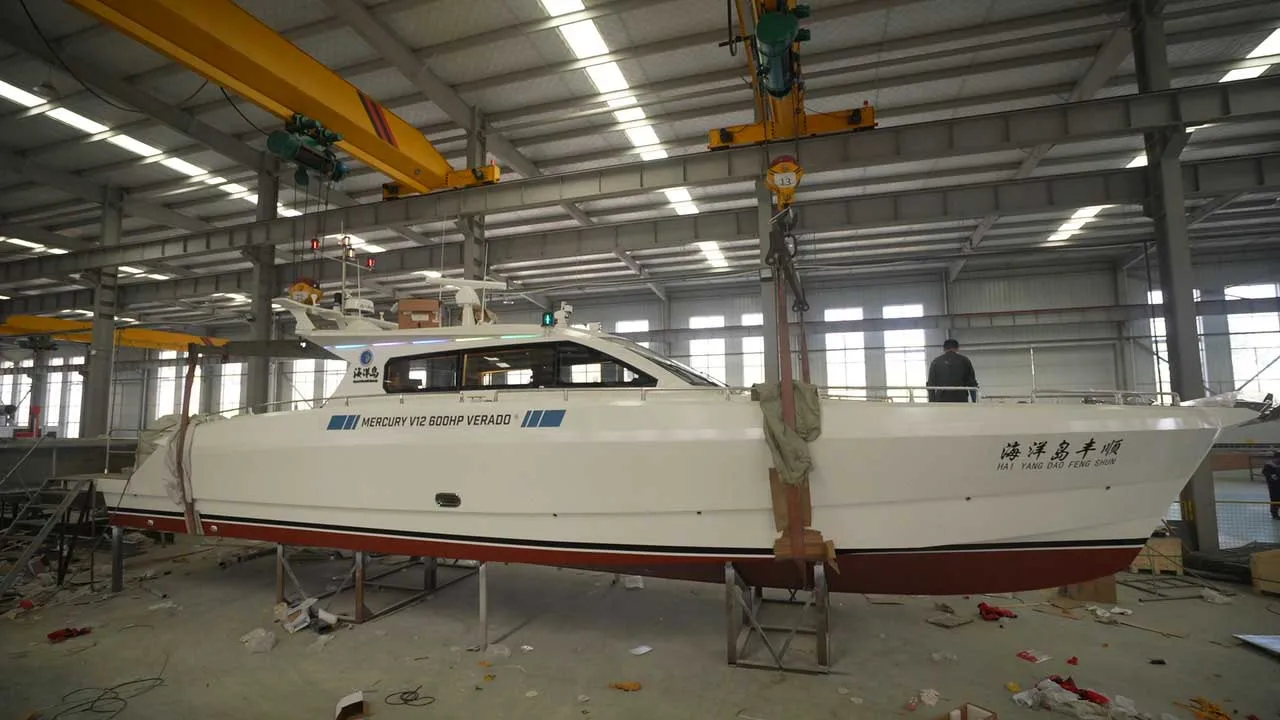 Luxury 67ft Cabin Cruiser Yacht with High Speed & Comfort