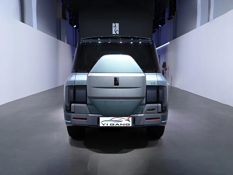 BYD Yangwang U8 - Luxury off-Road Vehicle with 1197hp