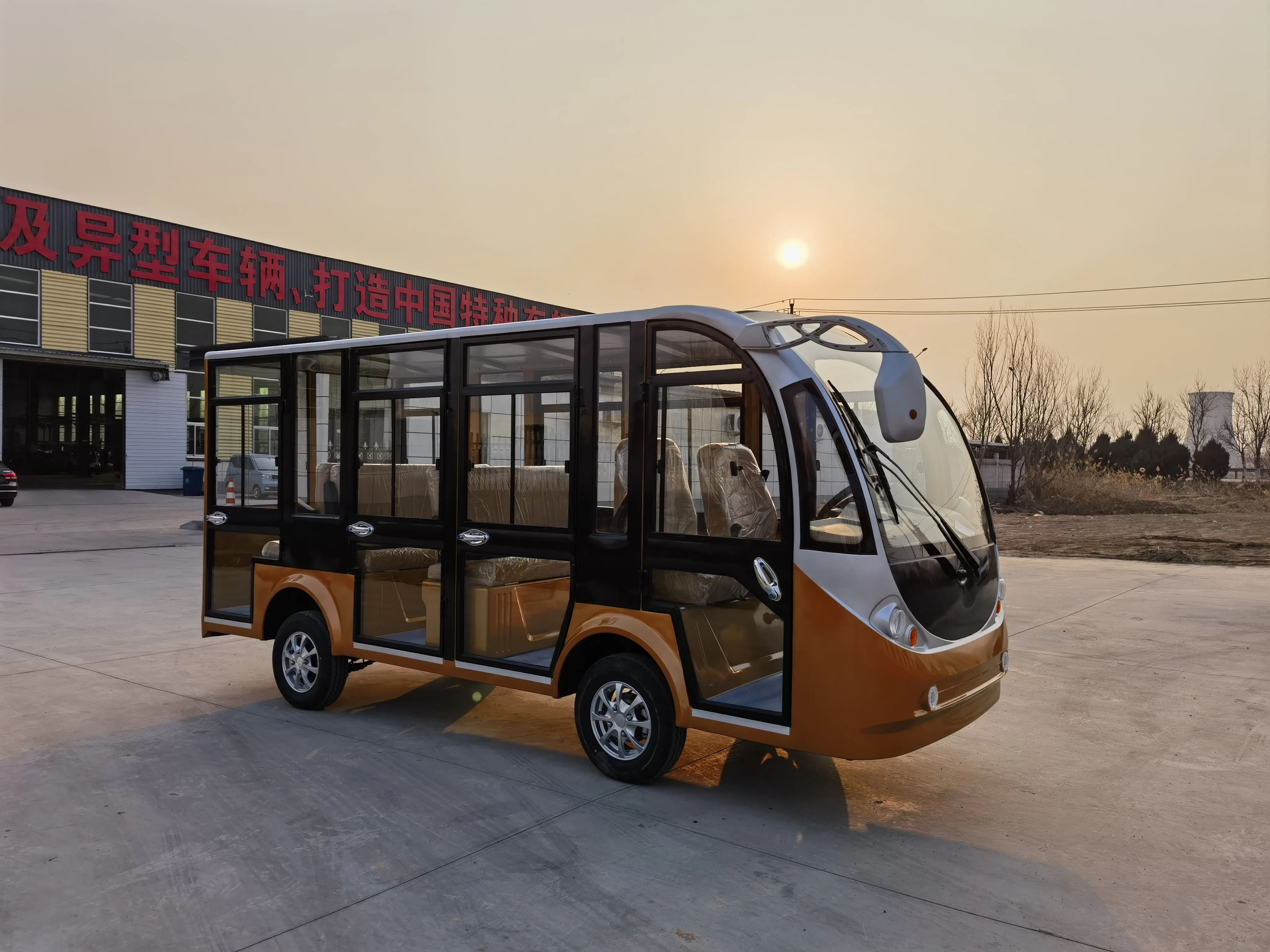 11 Seater Electric Sightseeing Bus - Smart & Safe Touring