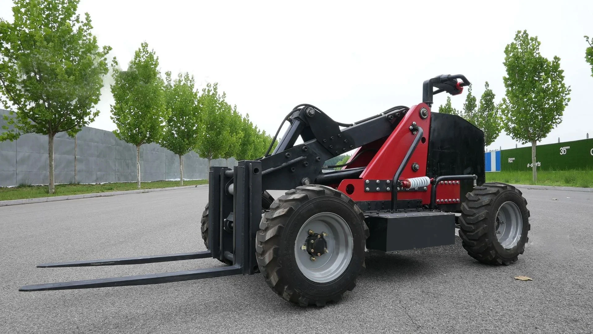 1 Ton Forklift - Versatile Pallet Stacker for Any Industry