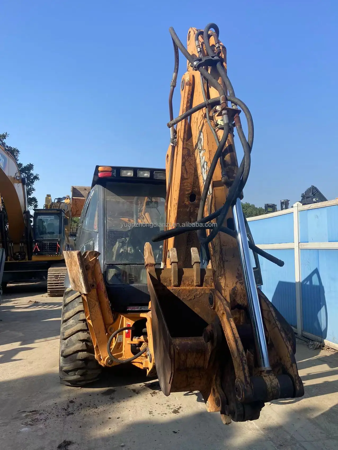CASE 580M Backhoe Loader - Reliable and Versatile Equipment