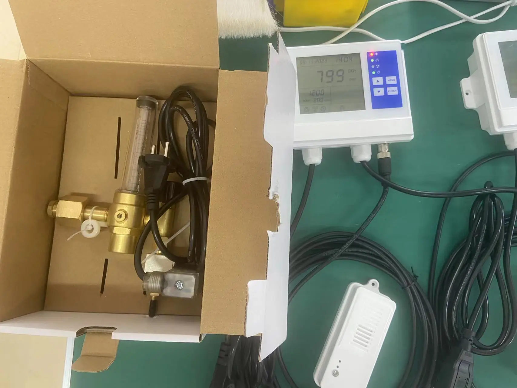 Customized TUYA WIFI APP EU/US/AU Plug Mushroom Farm CO2 Control