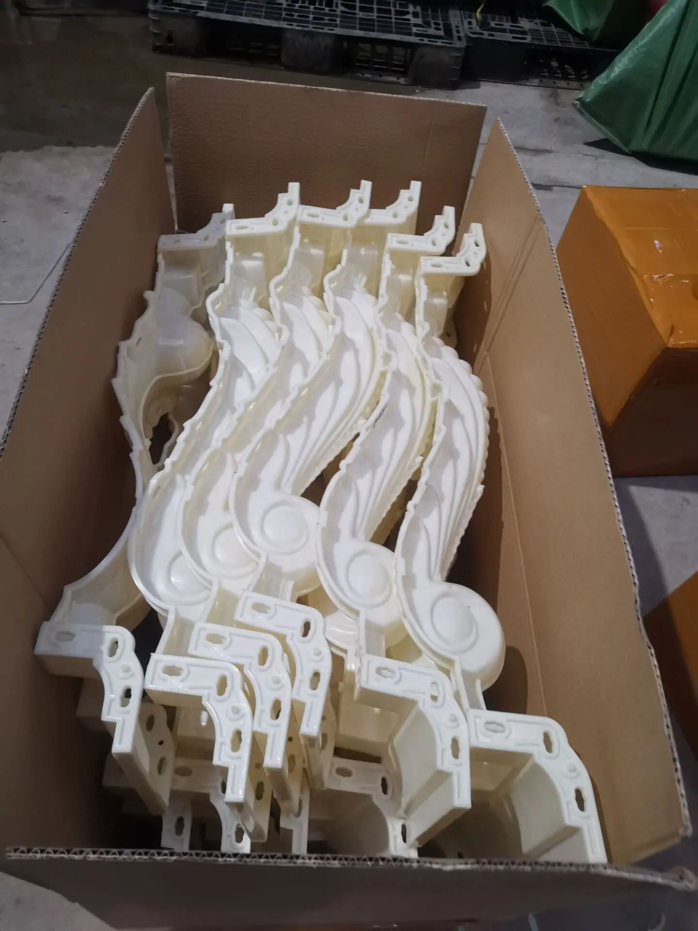 Concrete Wall Mold Fence Retaining Cement Slab Road Work Gutter Water ...