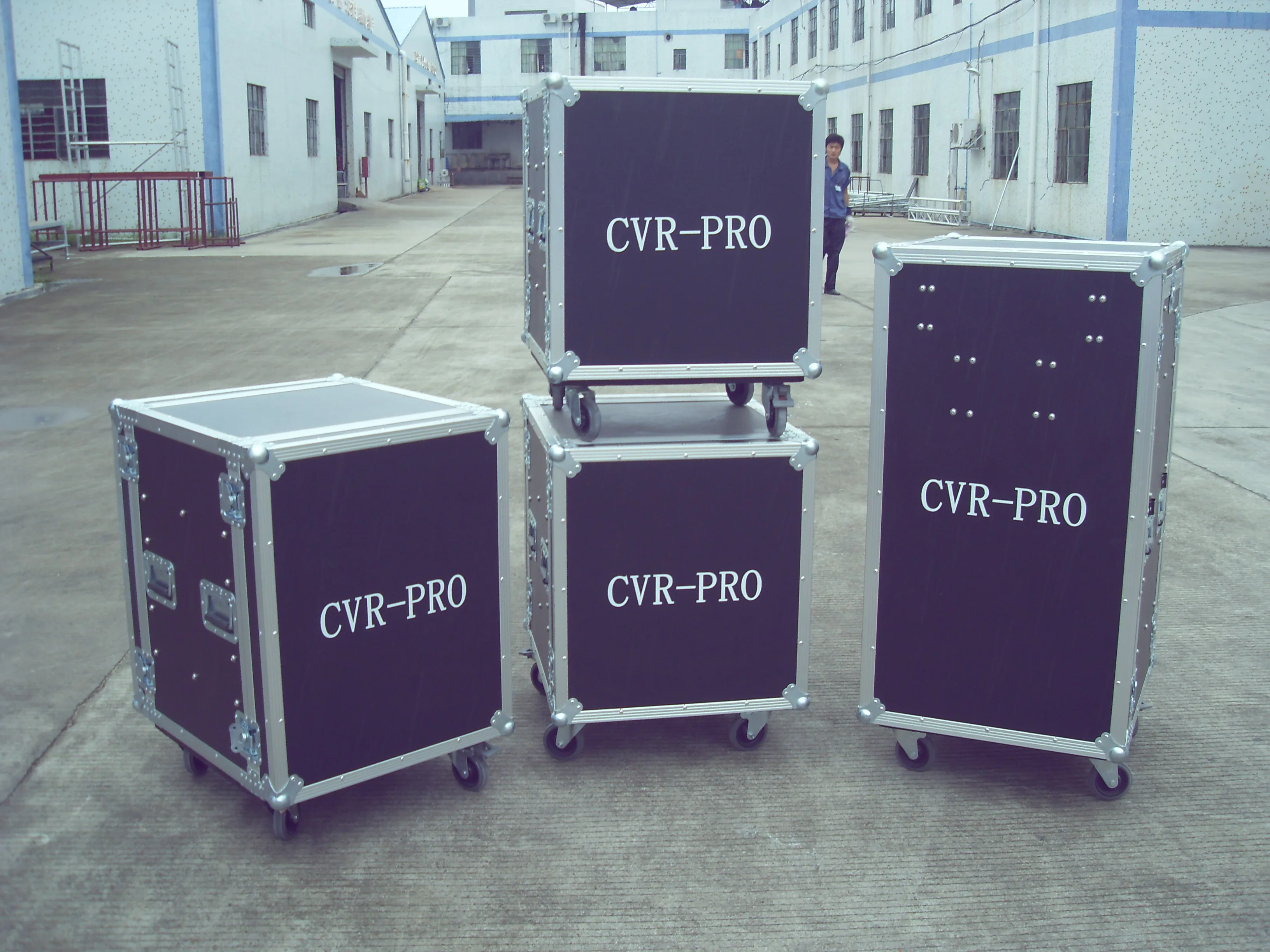 Durable 14U Flight Case for DJ Equipment - Aluminum Frame
