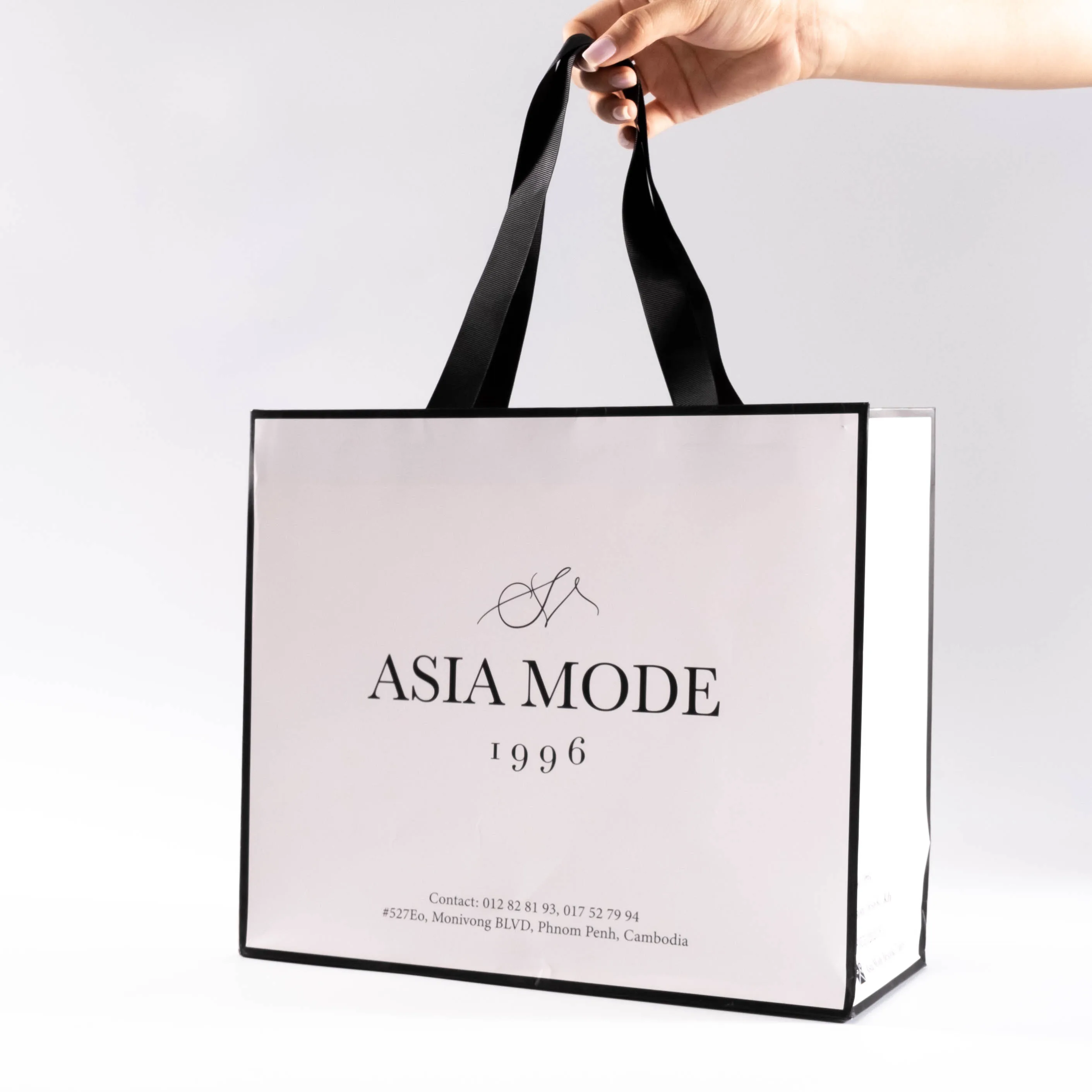 Wholesale Custom Sizes Portable Paper Bag Reusable White Paper Shopping wholesale-custom-sizes-portable-paper-bag-reusable-white-paper-shopping