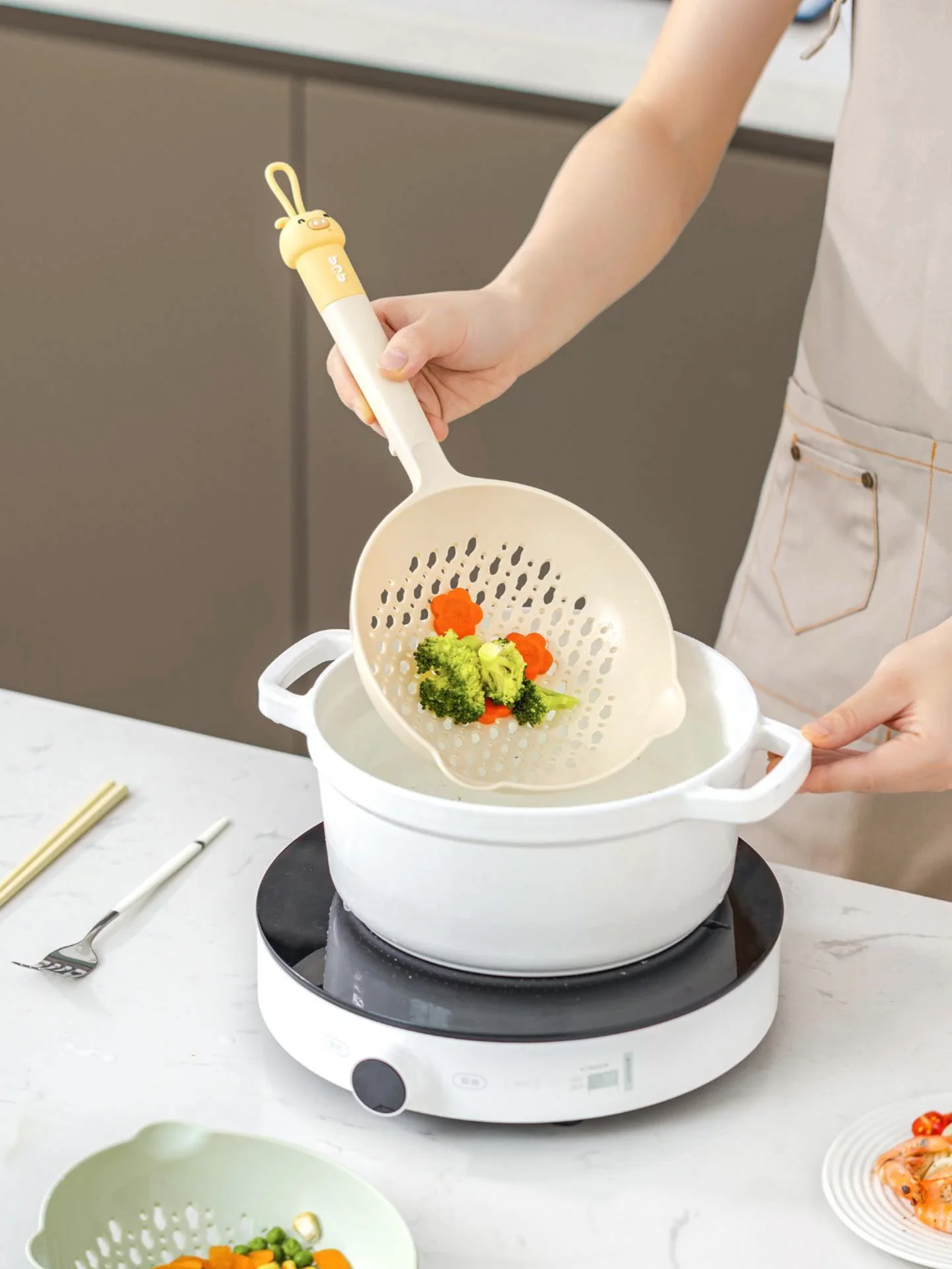 Soowo Kitchen Plastic Large Food Fruit Cooking Filter Skimmer Slotted ...