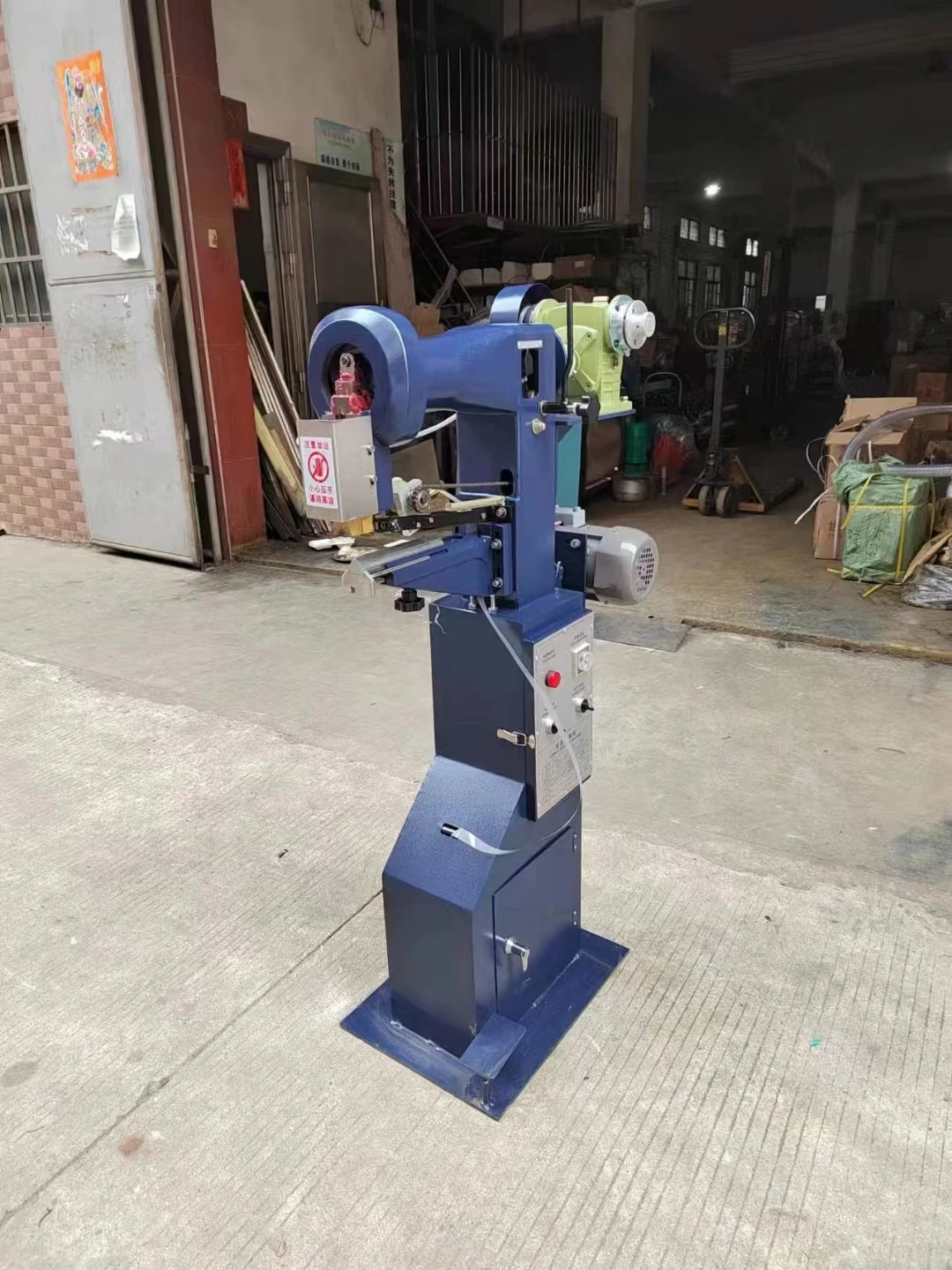 33Q5 Semi Automatic Rigid Box Corner Pasting Machine Gift Box Corner ...