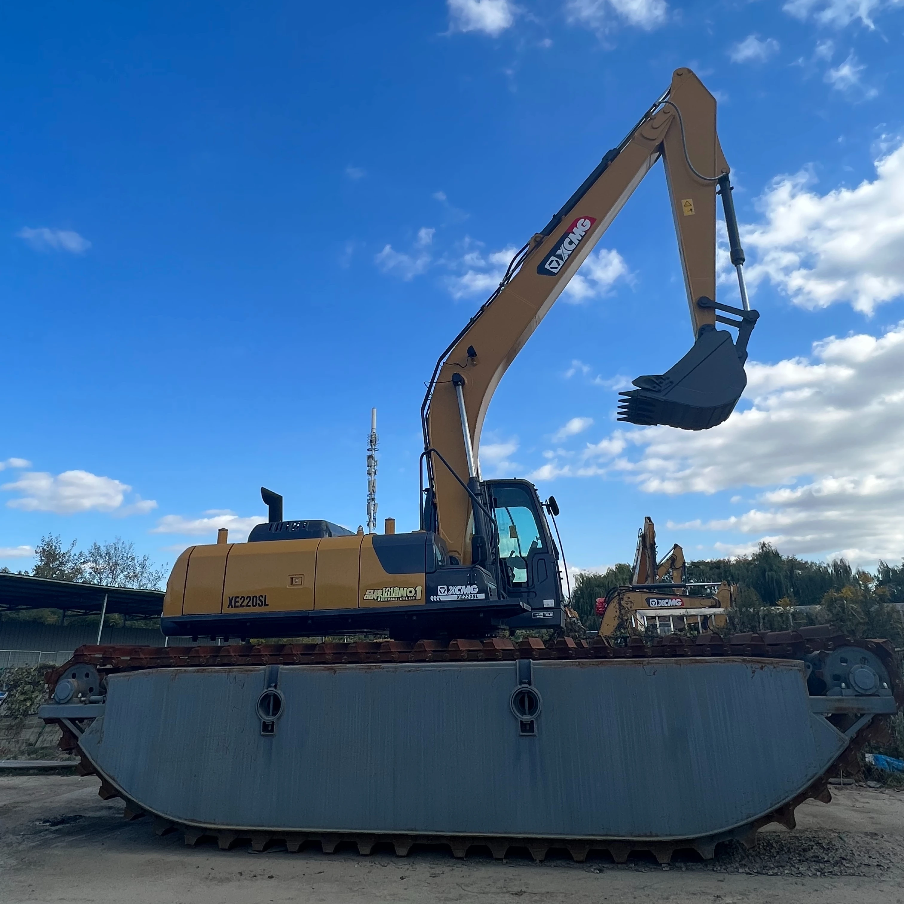 Amphibious crawler floating excavator amphibious excavation for swamp ...