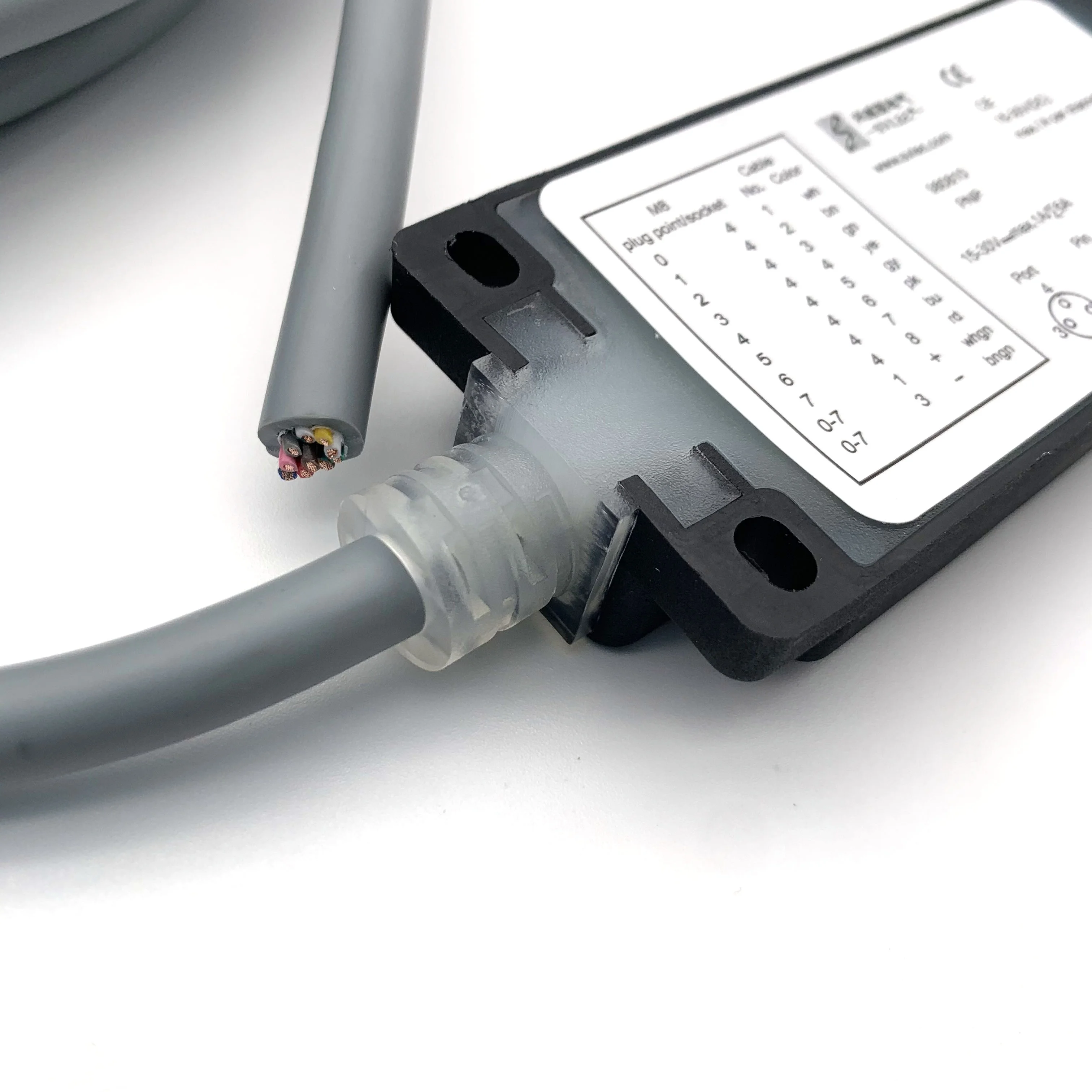 SVLEC Passive Actuator/sensor Junction Box - M8 X 1 8-port