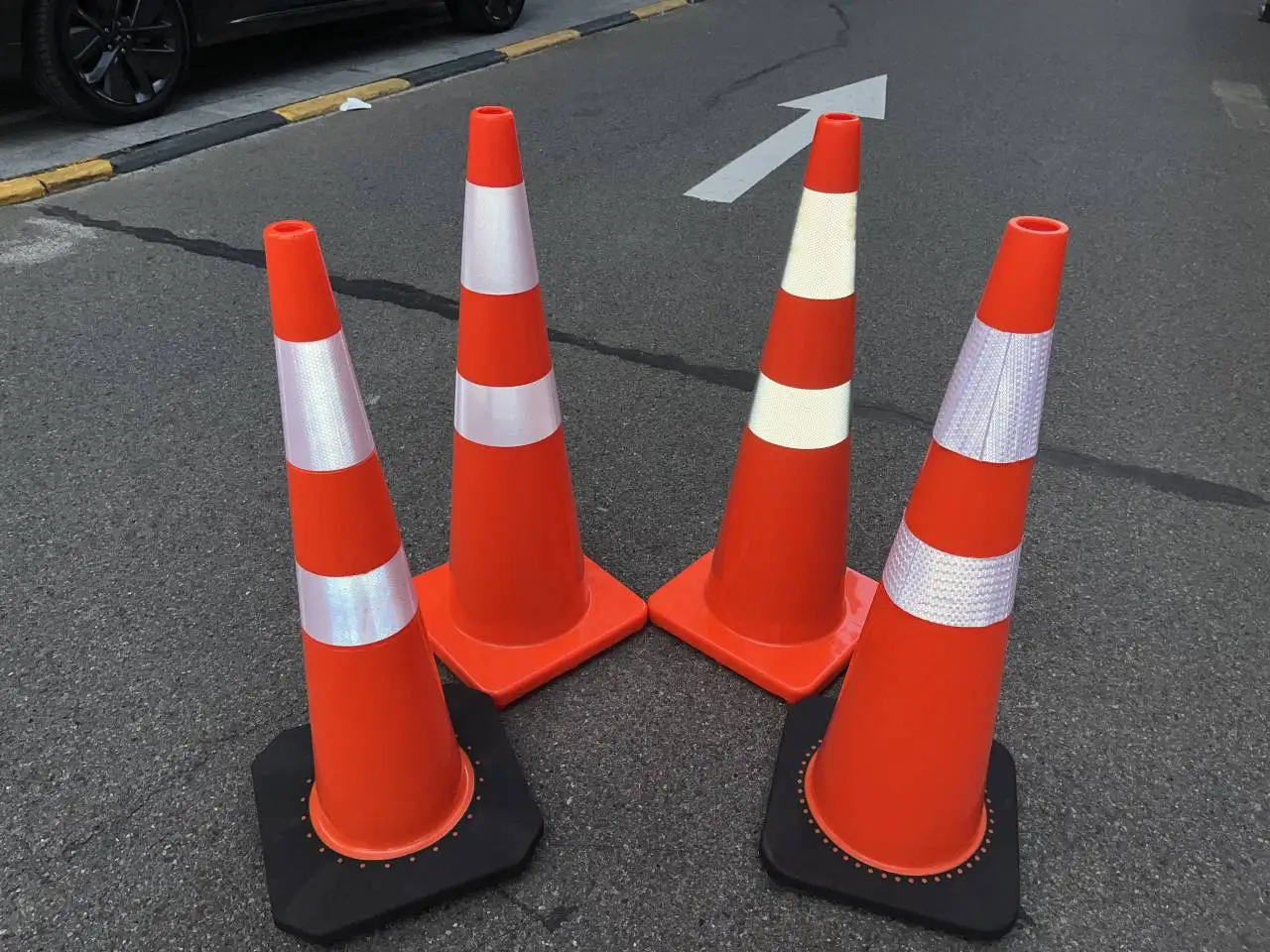 28 Inch Traffic Cones with LED Lights - Safety & Visibility