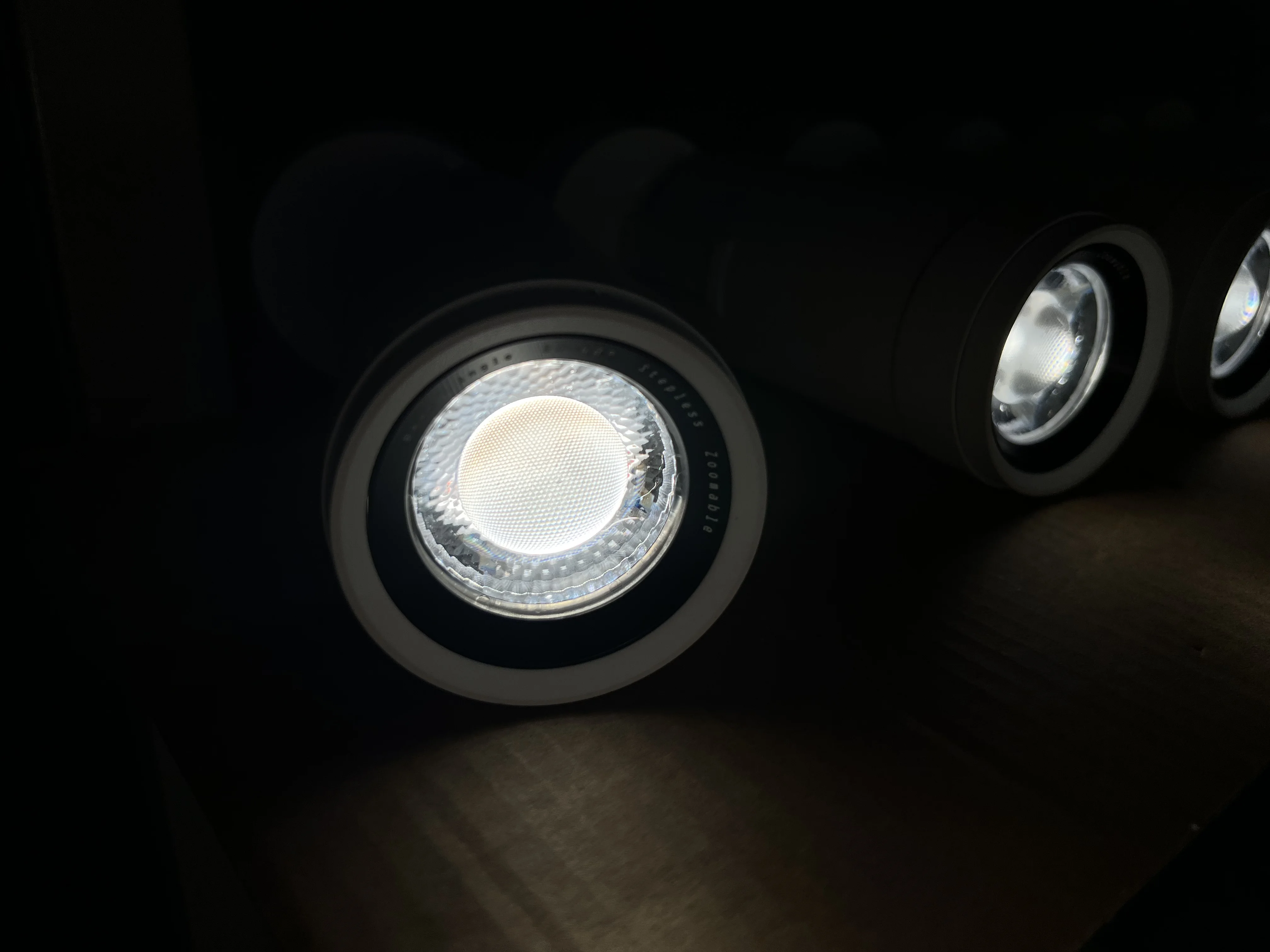 Natural Light LED Museum Spotlight - 10 to 60 Degree Focus