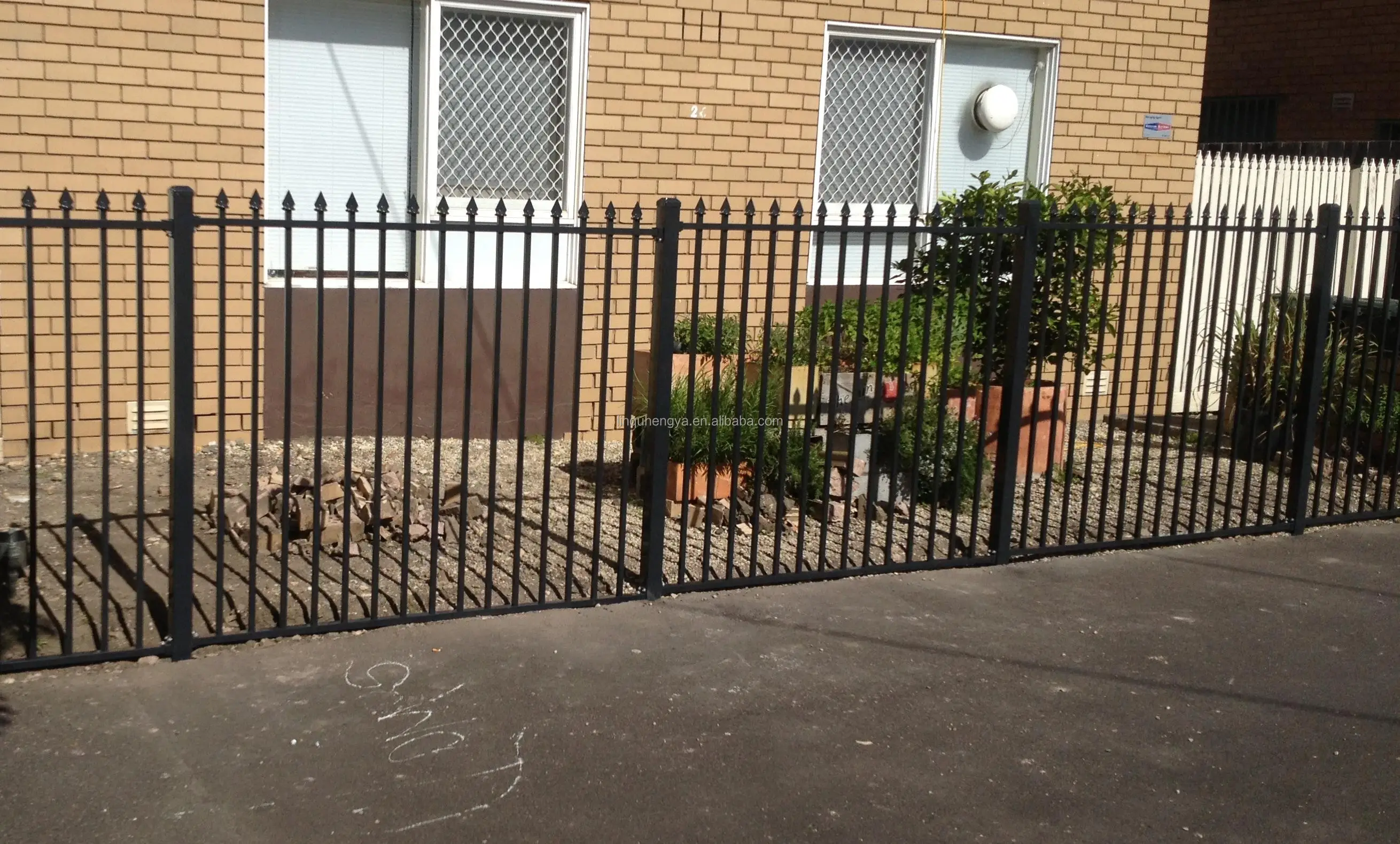 Customized Aluminium Alloy Fence Steel Metal Picket Ornamental Fence ...