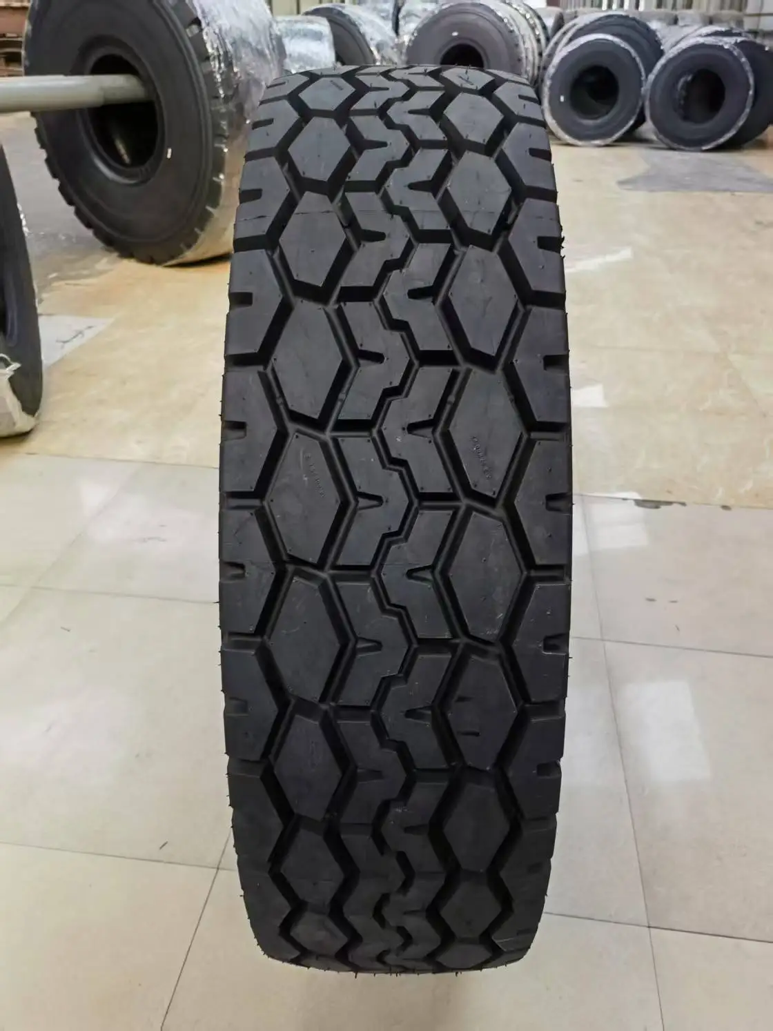 14.00R25 (385/95R25) HRE21 E-2 Radial OTR Tyres for the Mobile Crane| Alibaba.com