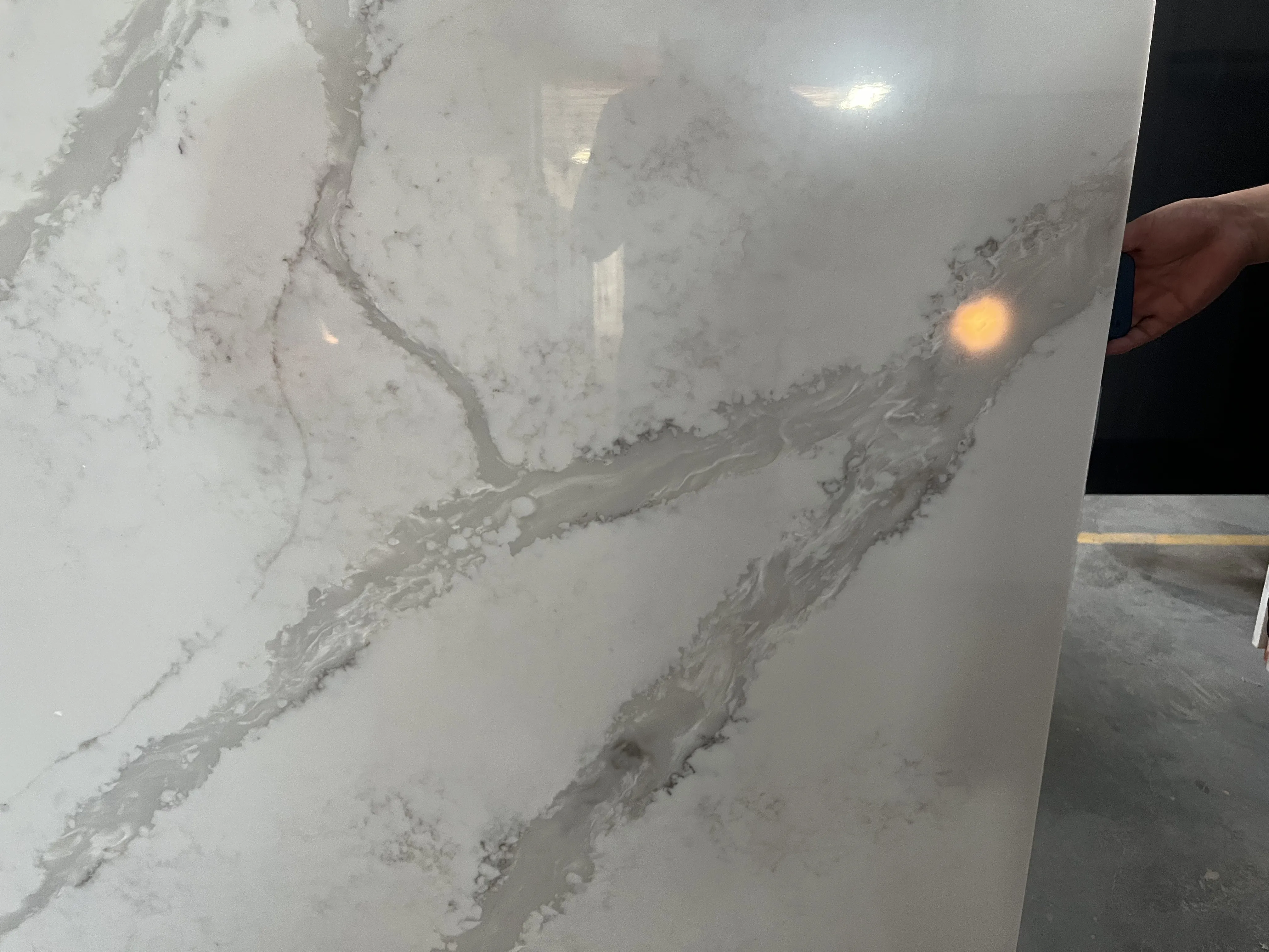 Wholesale Grade Top Transparent Calacatta White Quartz Slabs For Island ...