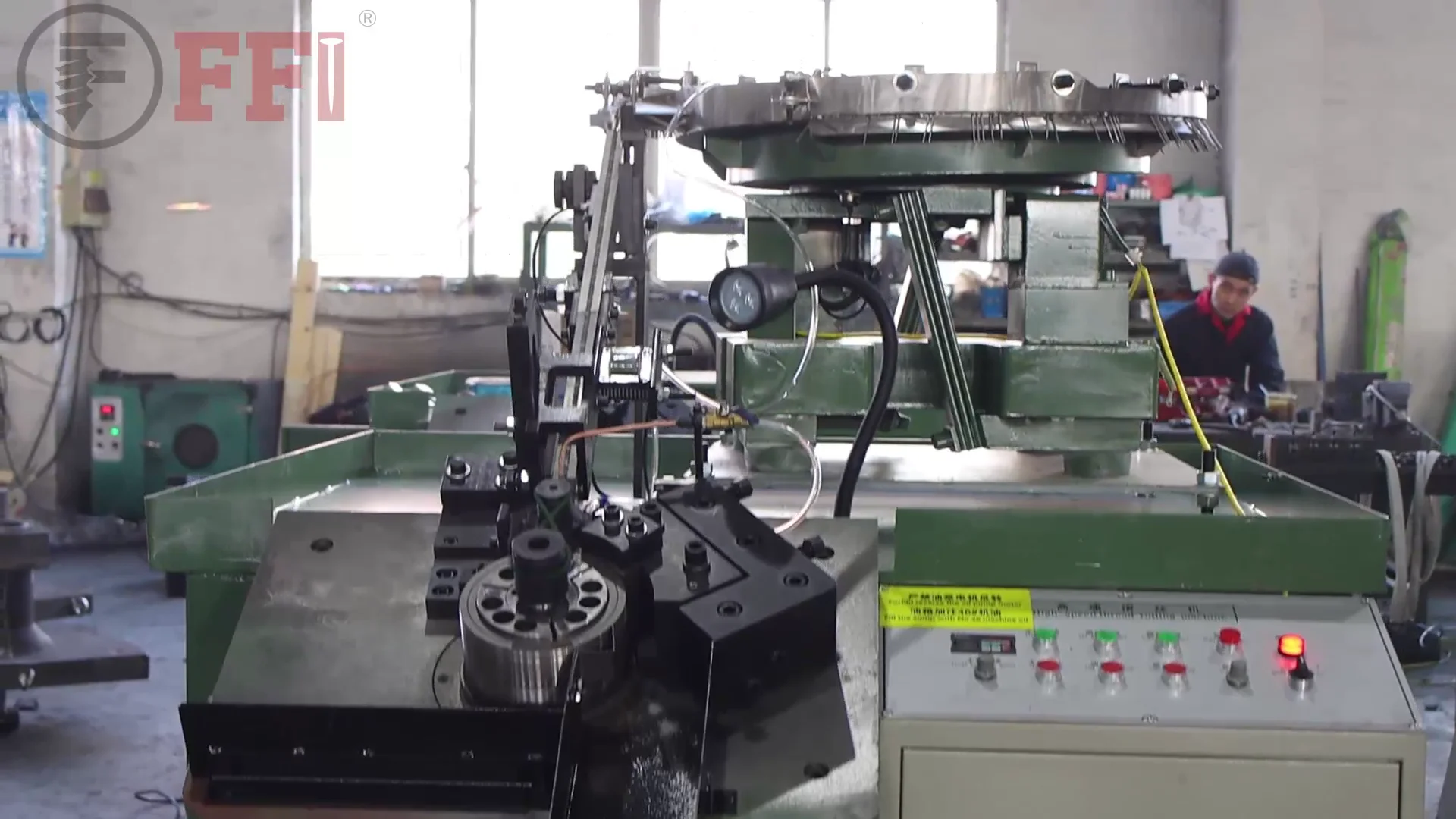 High Speed 2000 Pcs/min Screw Ring Shank Nail Threading Machine Nail ...