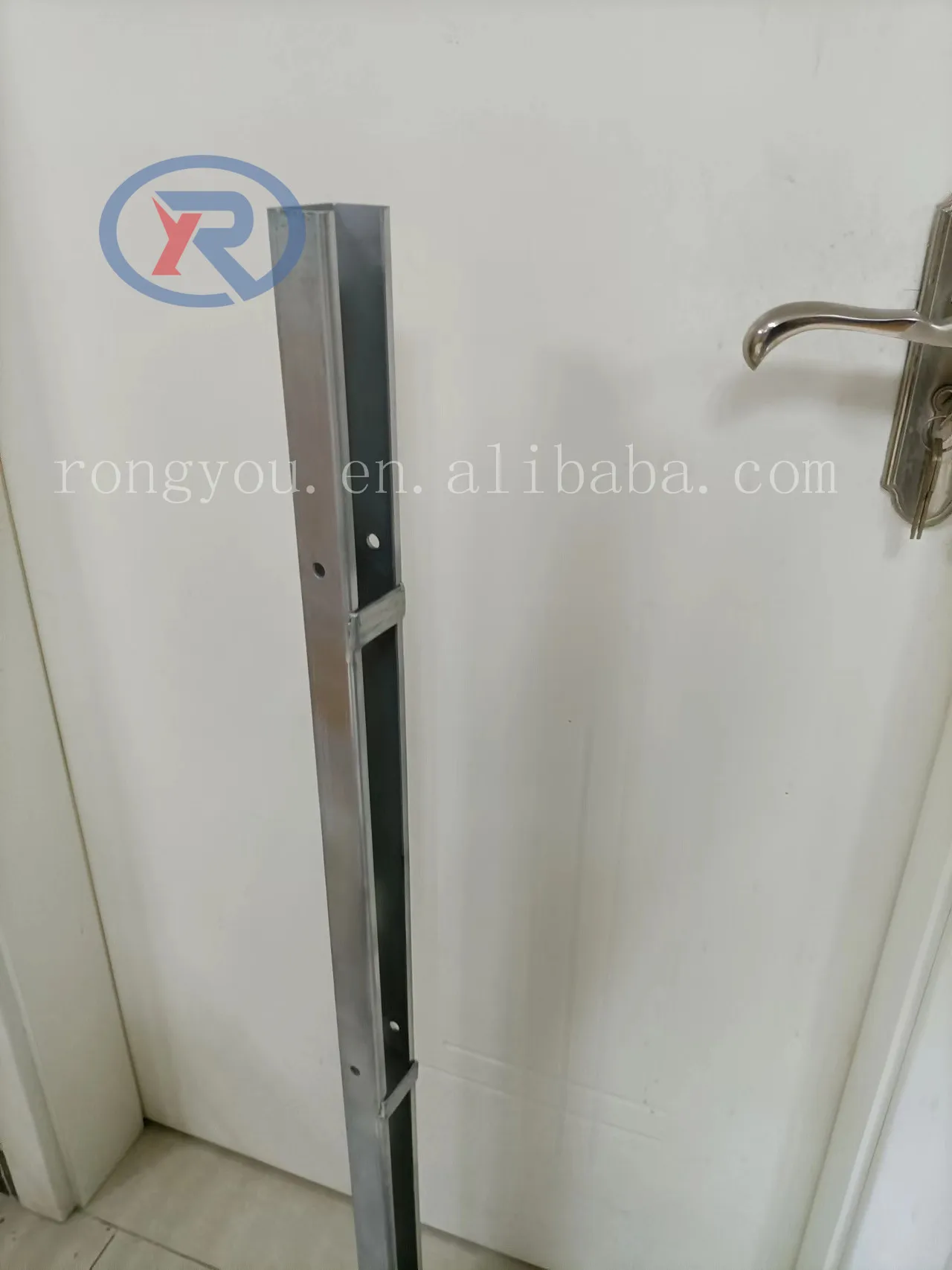 Durable Galvanized Steel Vineyard End Posts 2.0mm Thick 2.7m Height ...