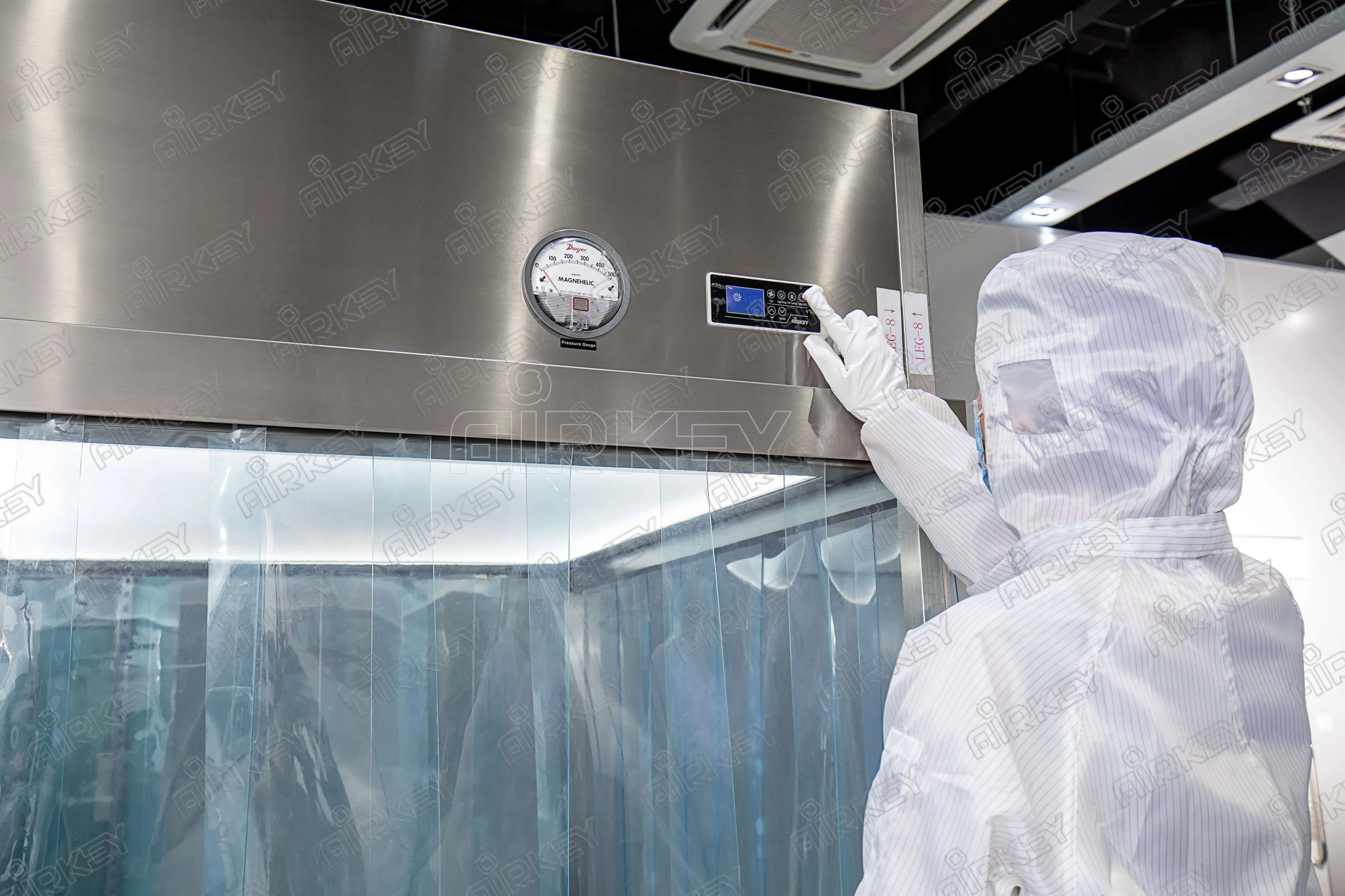 Vertical Laminar Flow Hood - Cleanroom & Laboratory Solutions