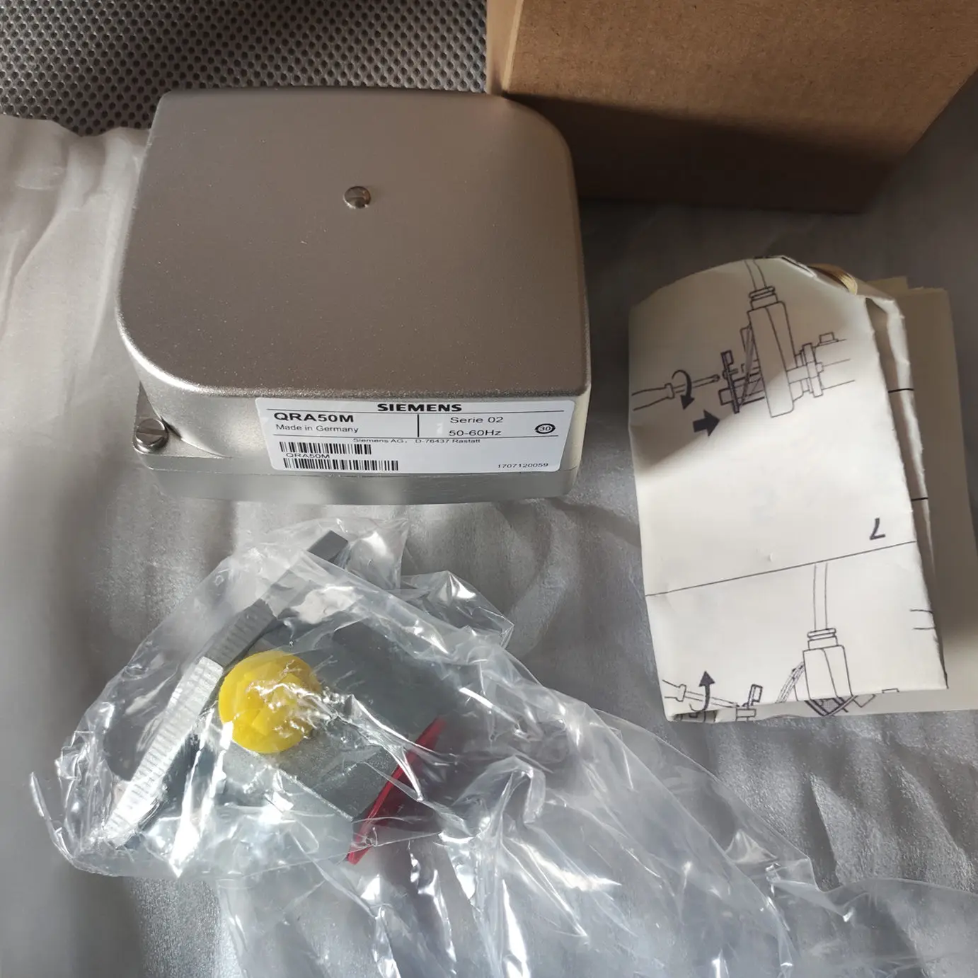 Original Qra50m Uv Flame Detector Best Price - Buy Qra50m,750626,750 ...