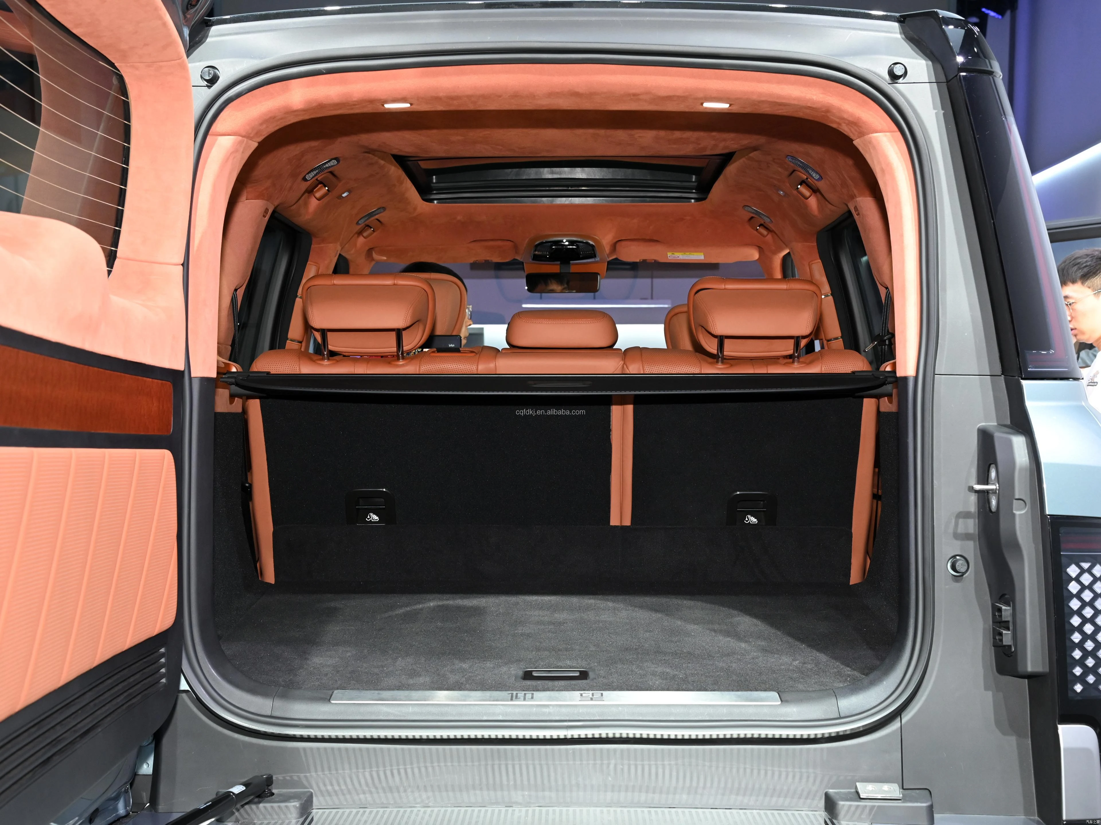 BYD Yangwang U8 SUV - Luxury Electric Car with 1000km Range