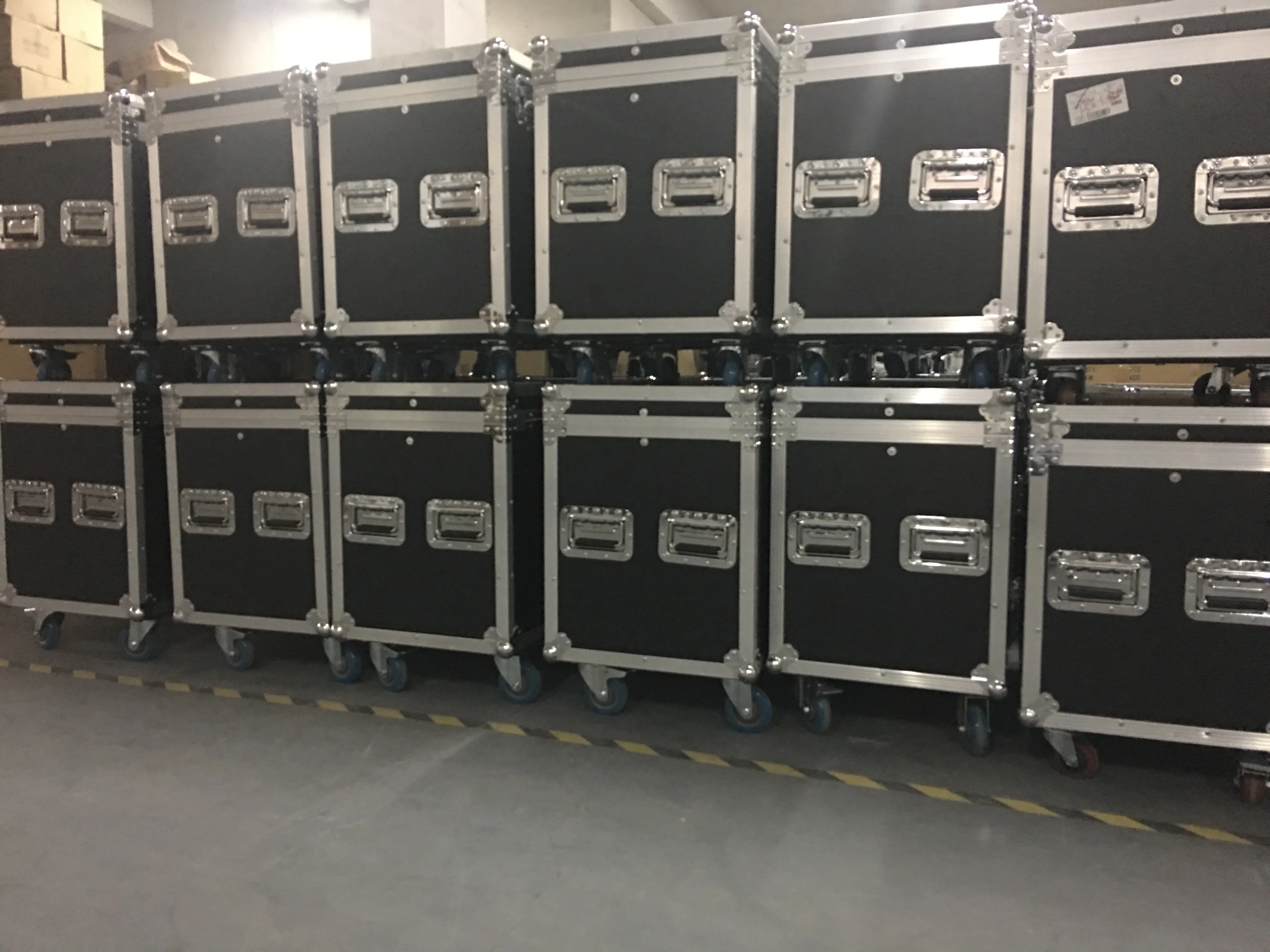 Winlite Ip65 Wireless 12 X18w Rgbwa+uv 6in1 Led Battery Powered Par ...