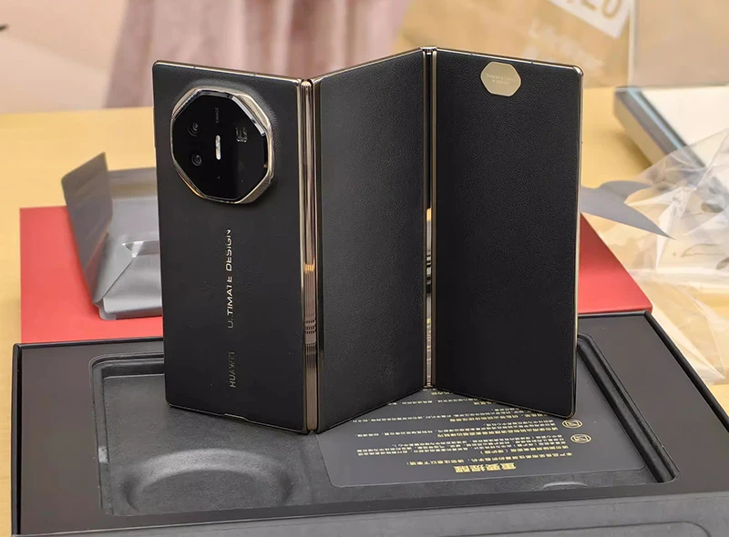 HUAWEI Mate XT - Ultimate Design 5G Three-Fold Screen Phone