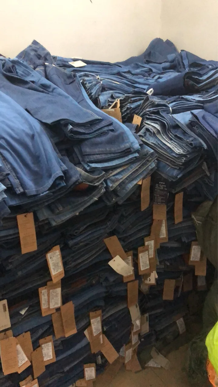 Wholesale Stocklots of Vintage Jeans - Fashionable & Durable