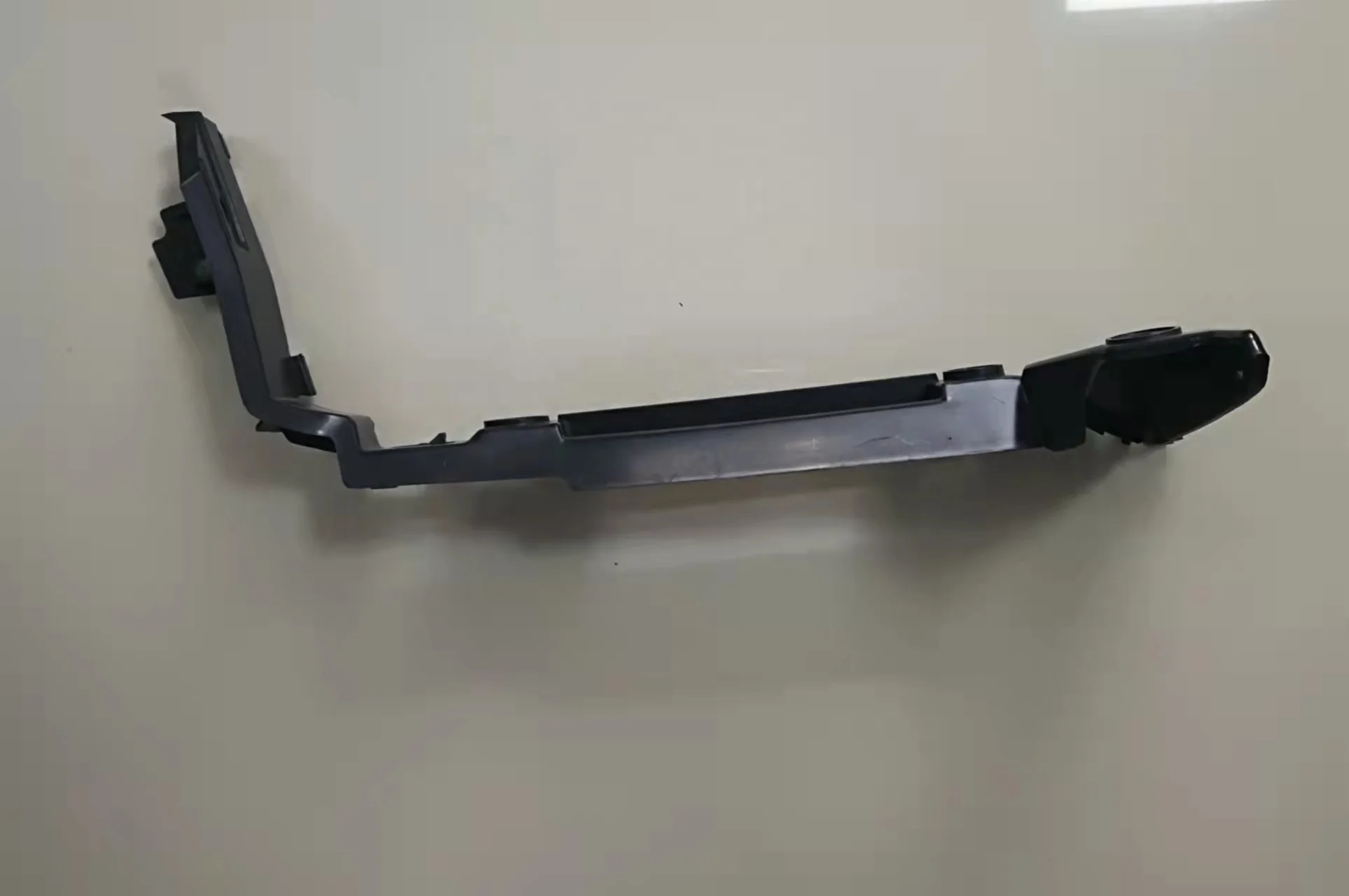 7E0807393B - Rear Bumper Bracket Support for VW T6 Multivan