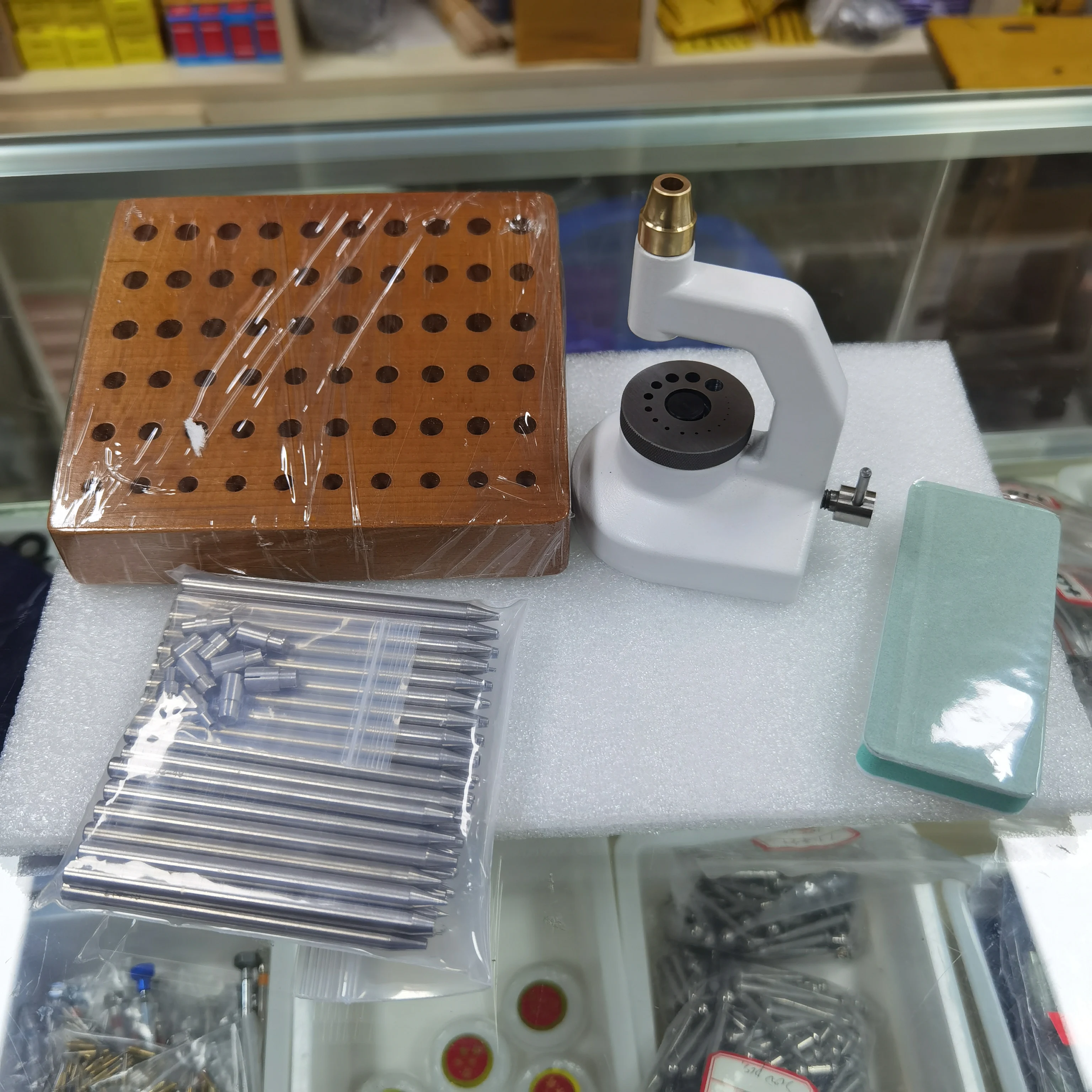 High Quality Watch Repair Tool Set - 60PCS Watchmakers Staking Tool