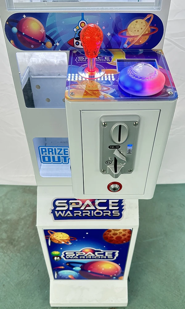 Japanese Coin Operated Arcade Mini Claw Machine Plush Toy Vending Machine