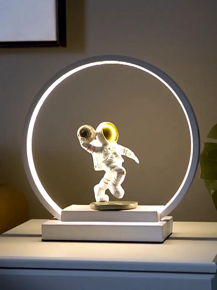 Modern Astronaut Statue Luxury Home Desk Decor Fiberglass Astronaut ...