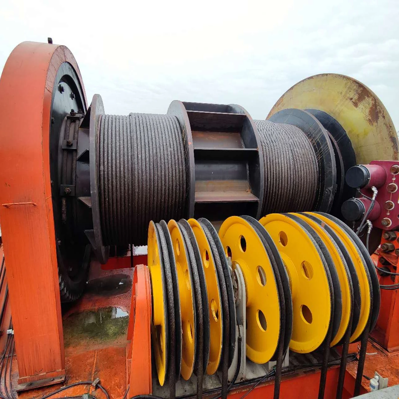 Steel Cable Multi Layer Winding Grooved Drum For Electric Power Towing ...