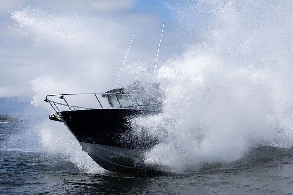 25 FT Fishing Boat - High-Quality Aluminum Build Cabin