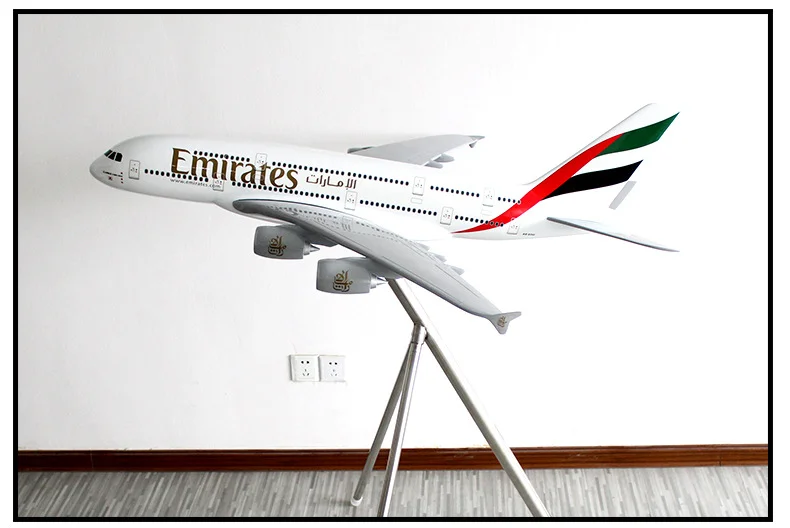 Emirates A380 Model Plane - Large Scale Decorative Aircraft