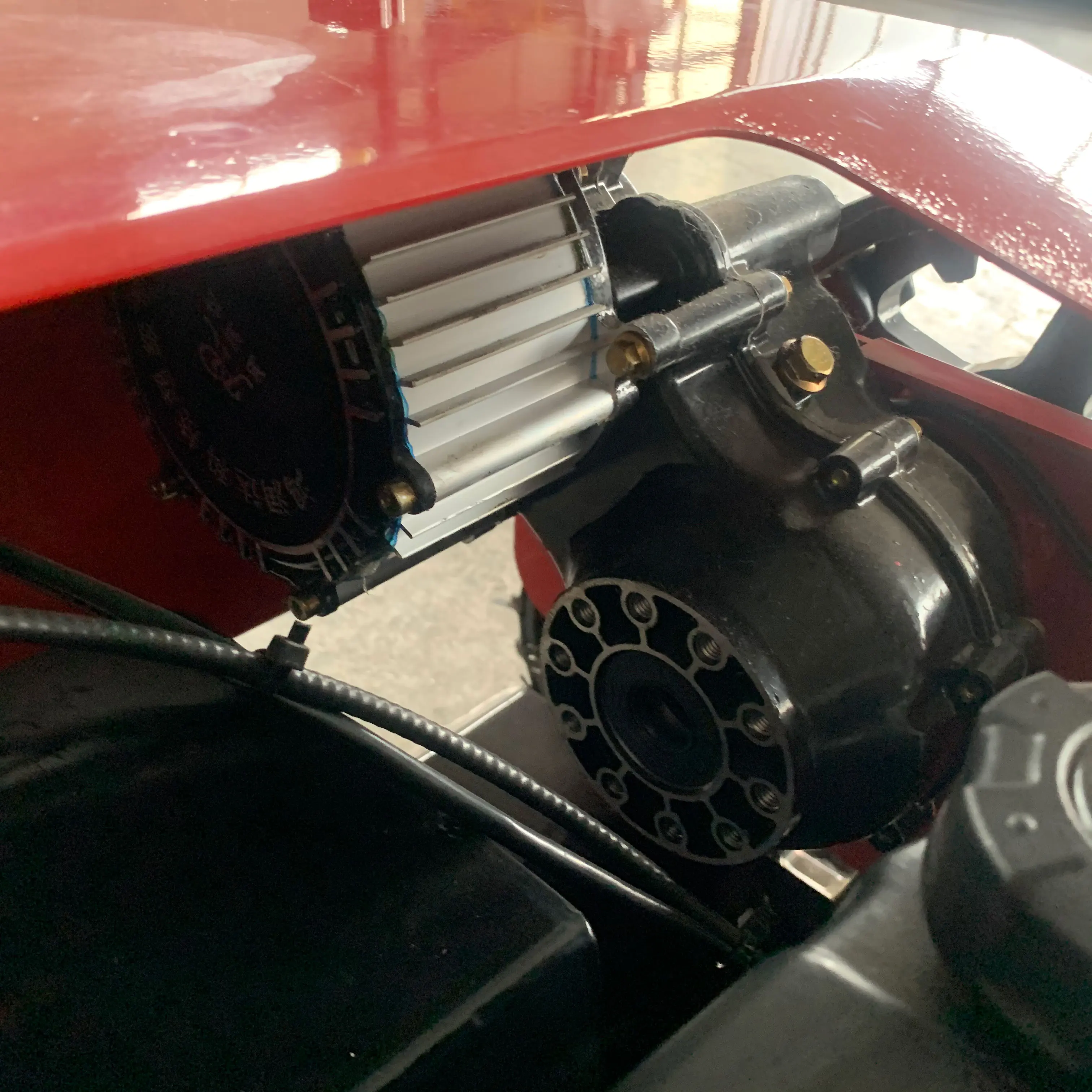 Electric Crawler Bush Cutter AI Robot Lawn Mower for Home Use