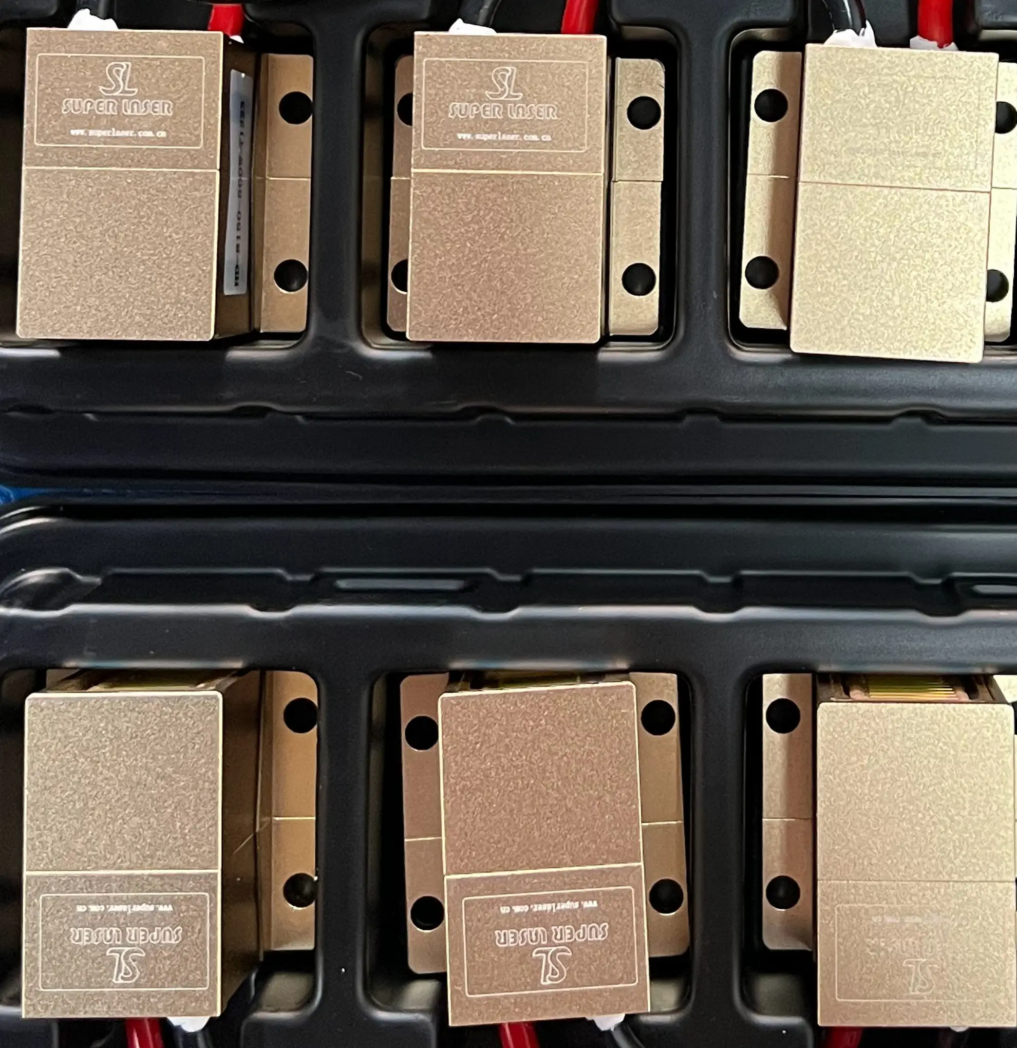 Alibaba.com: 808/810nm Laser Diode Stack with 6-18 Heads, 300-1800W ...