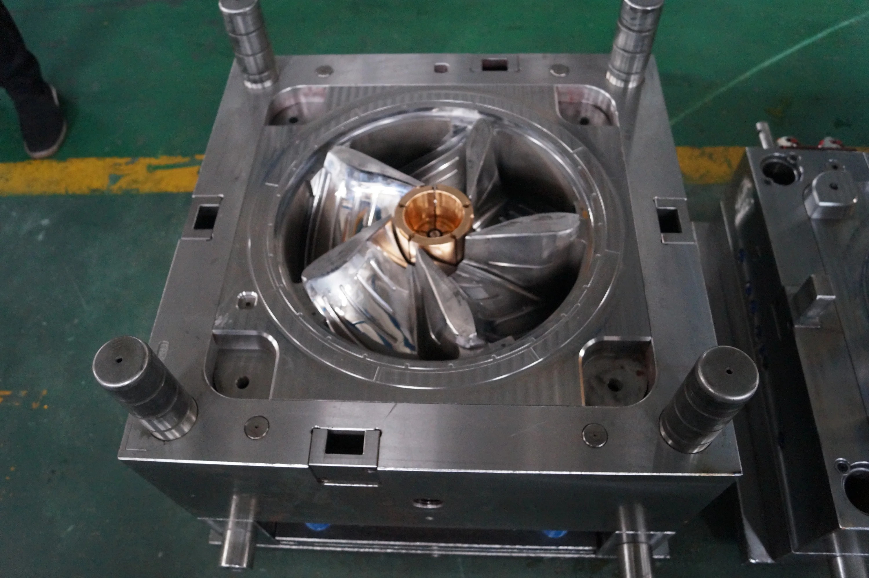 Custom Plastic Fan Injection Mould - Durable & Efficient